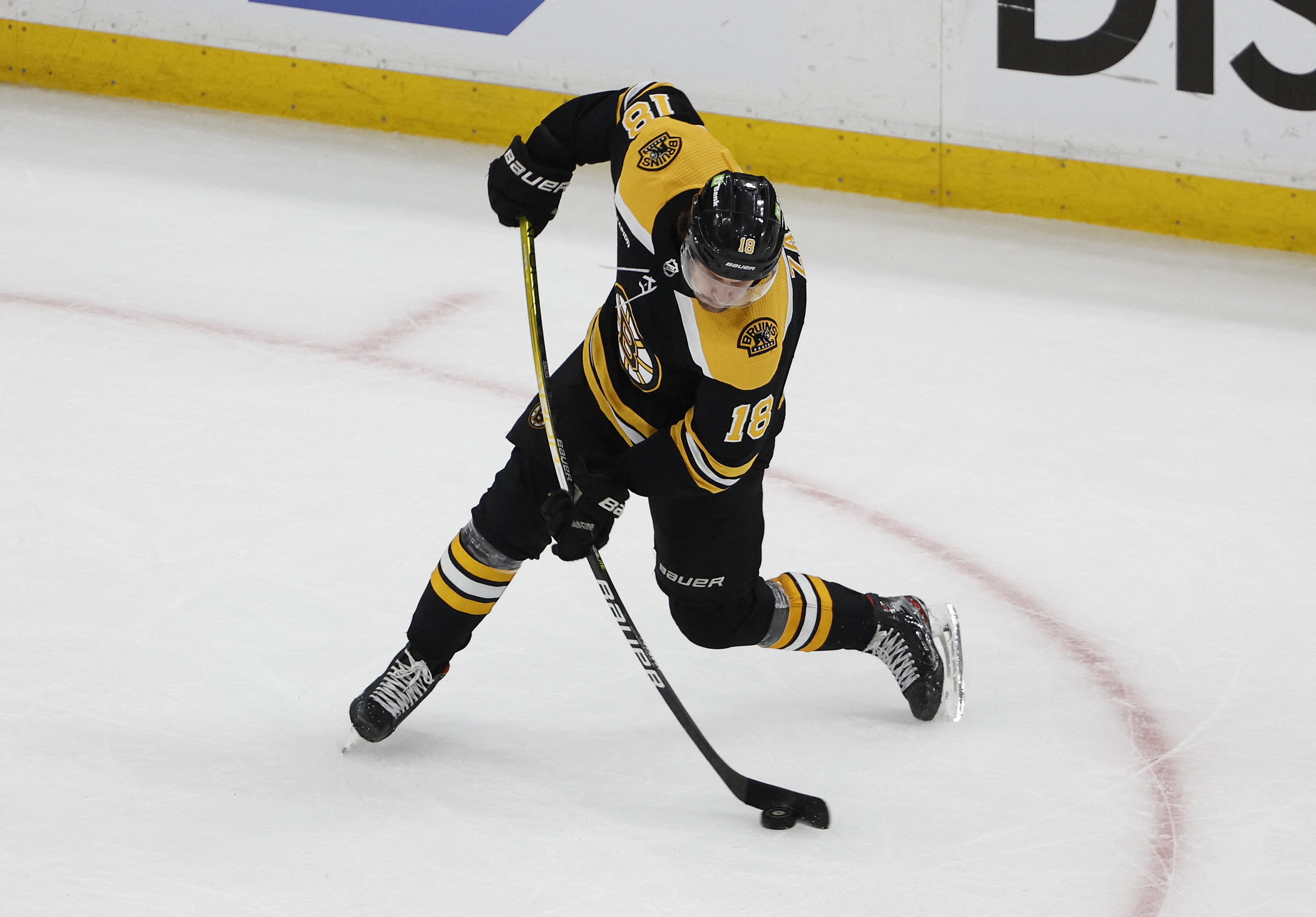 Panthers score 4 in 3rd period to even series with Bruins | Reuters