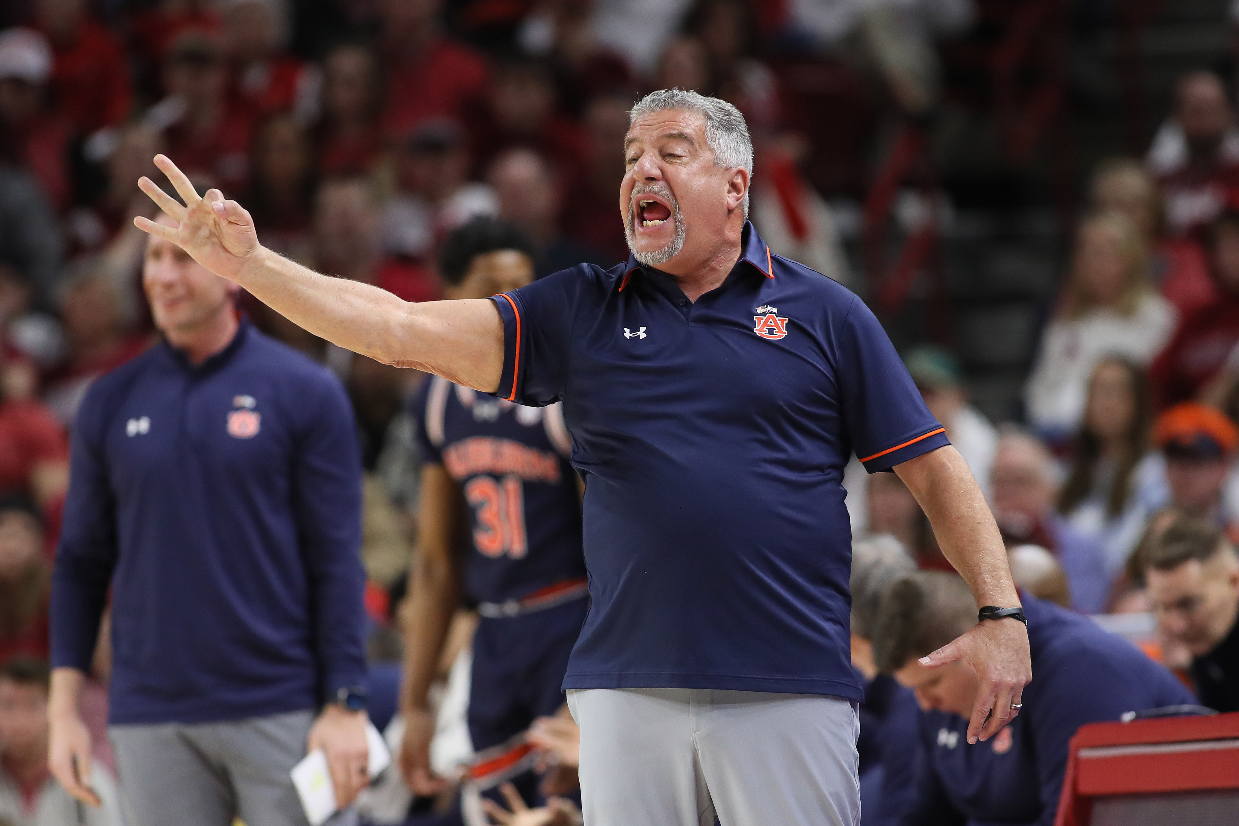 Second-half surge carries No. 25 Auburn past Arkansas | Reuters