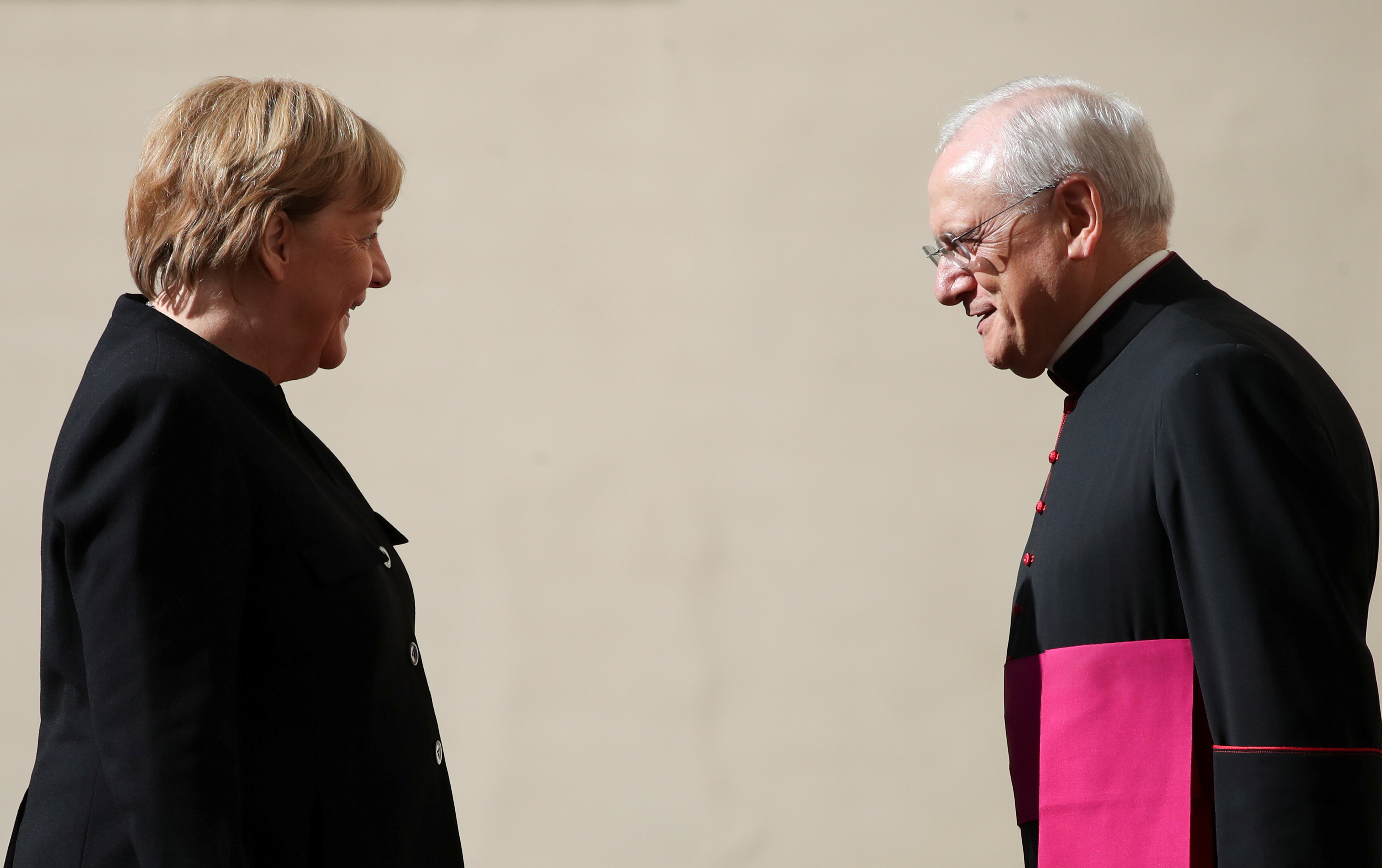 Merkel and pope discuss climate change in farewell visit | Reuters