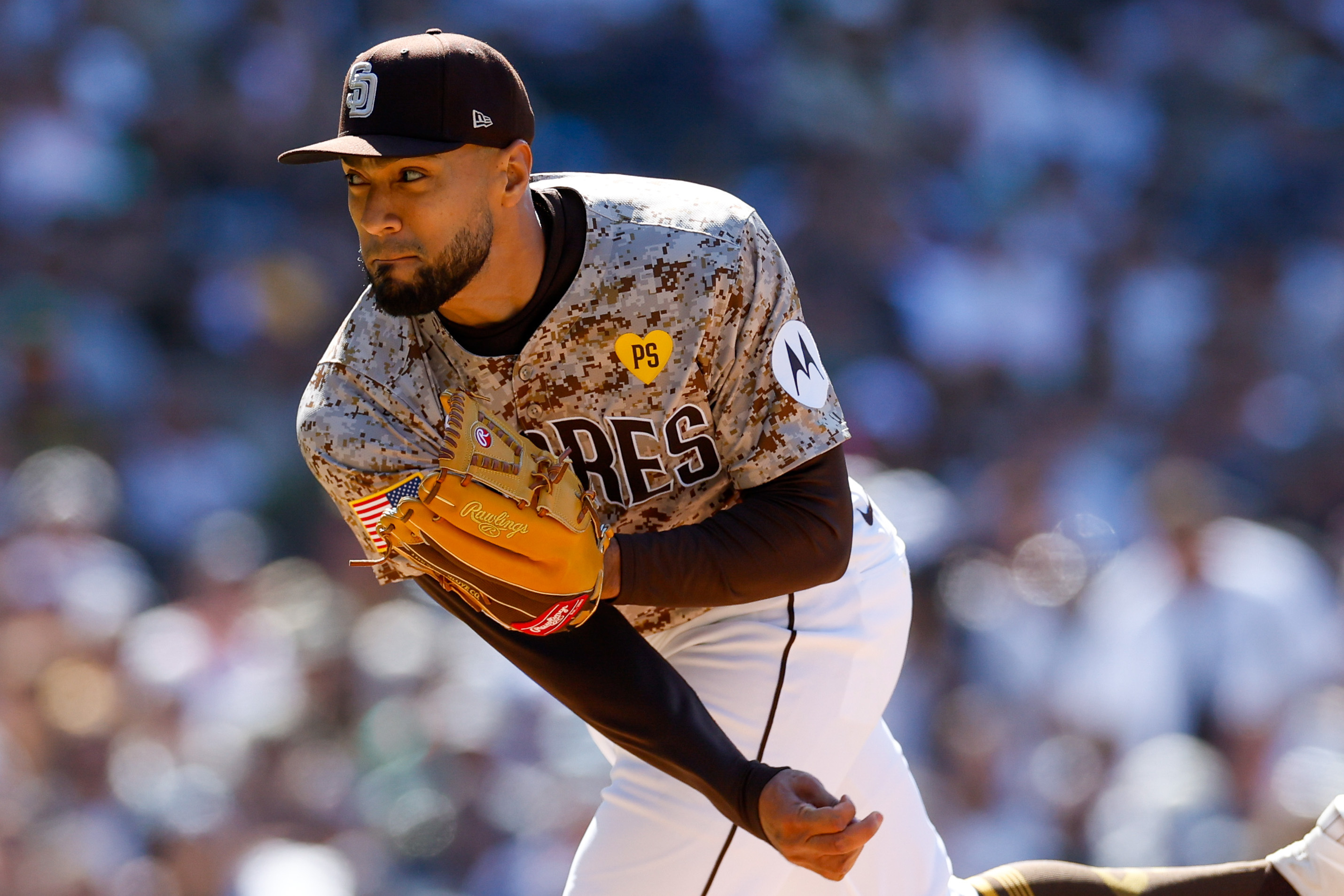 Padres post 4-run sixth, cool off Yanks to avoid sweep | Reuters