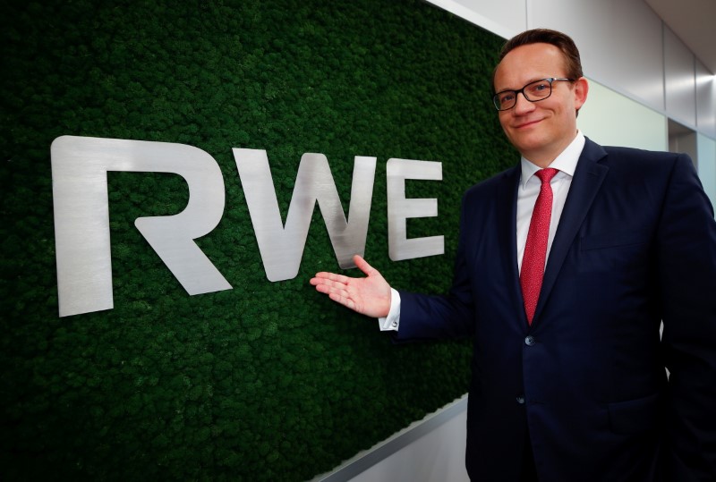 Lighter winds slow progress at offshore firms Orsted, RWE | Reuters