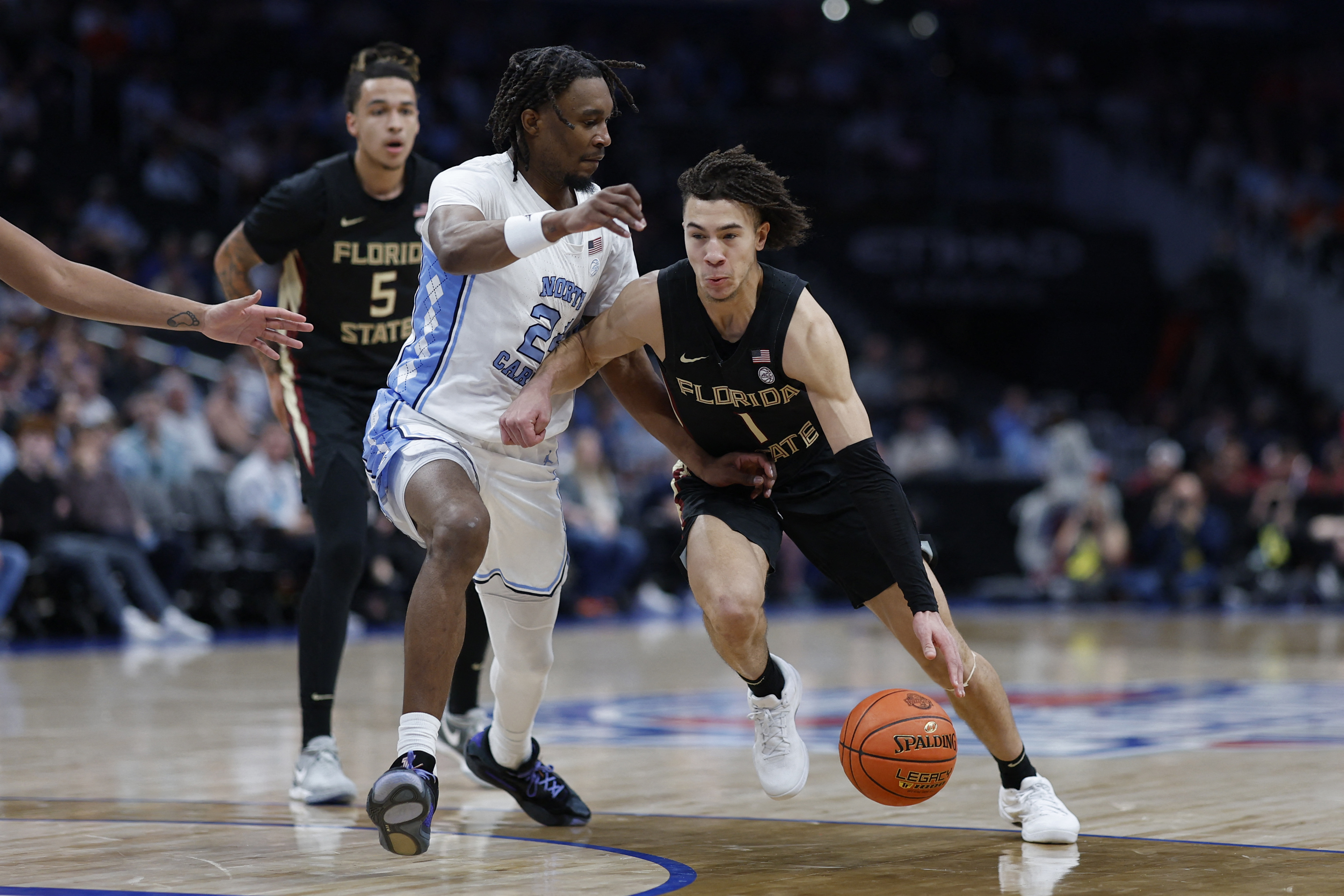 Coleman Hawkins, No. 16 Illinois take care of Colgate | Reuters