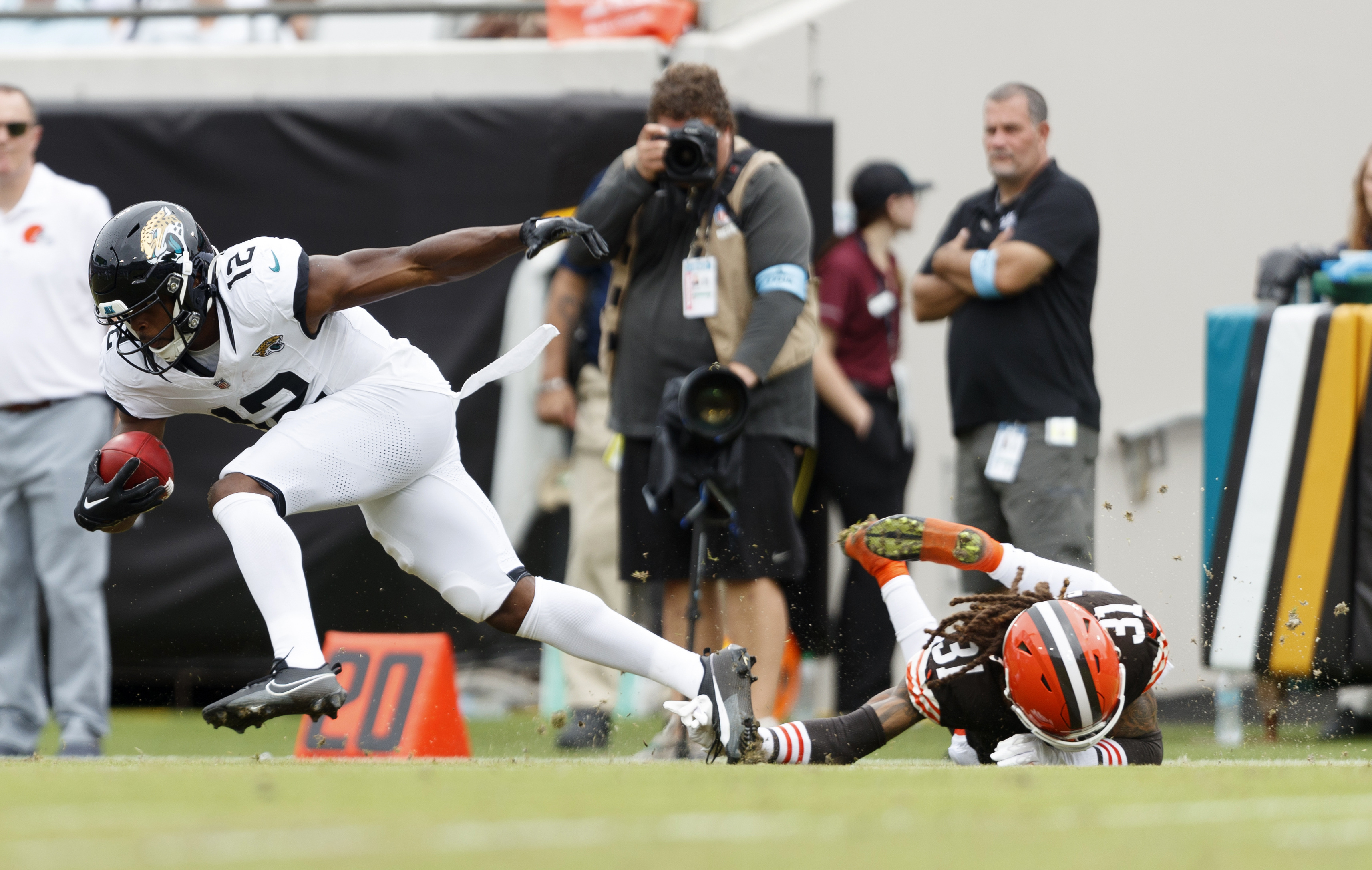 Browns make kicks, key plays to hold off Jaguars | Reuters