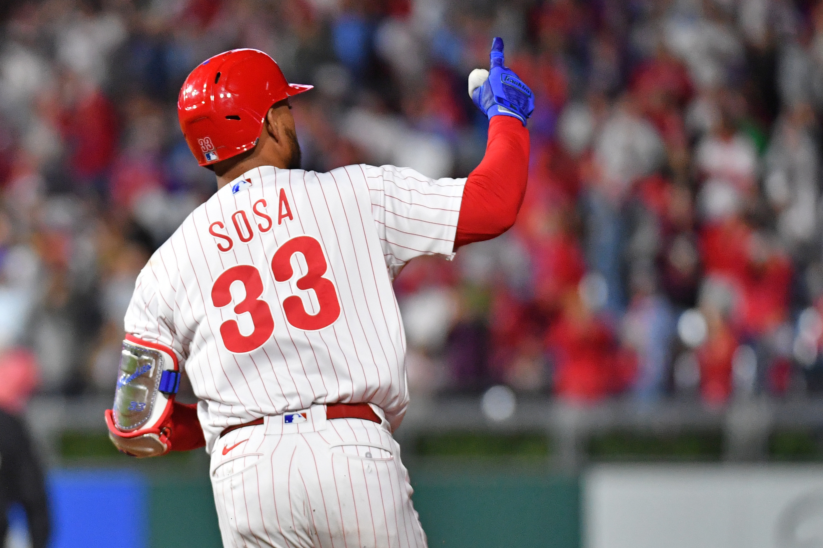Phillies claw back from five down to best Pirates | Reuters