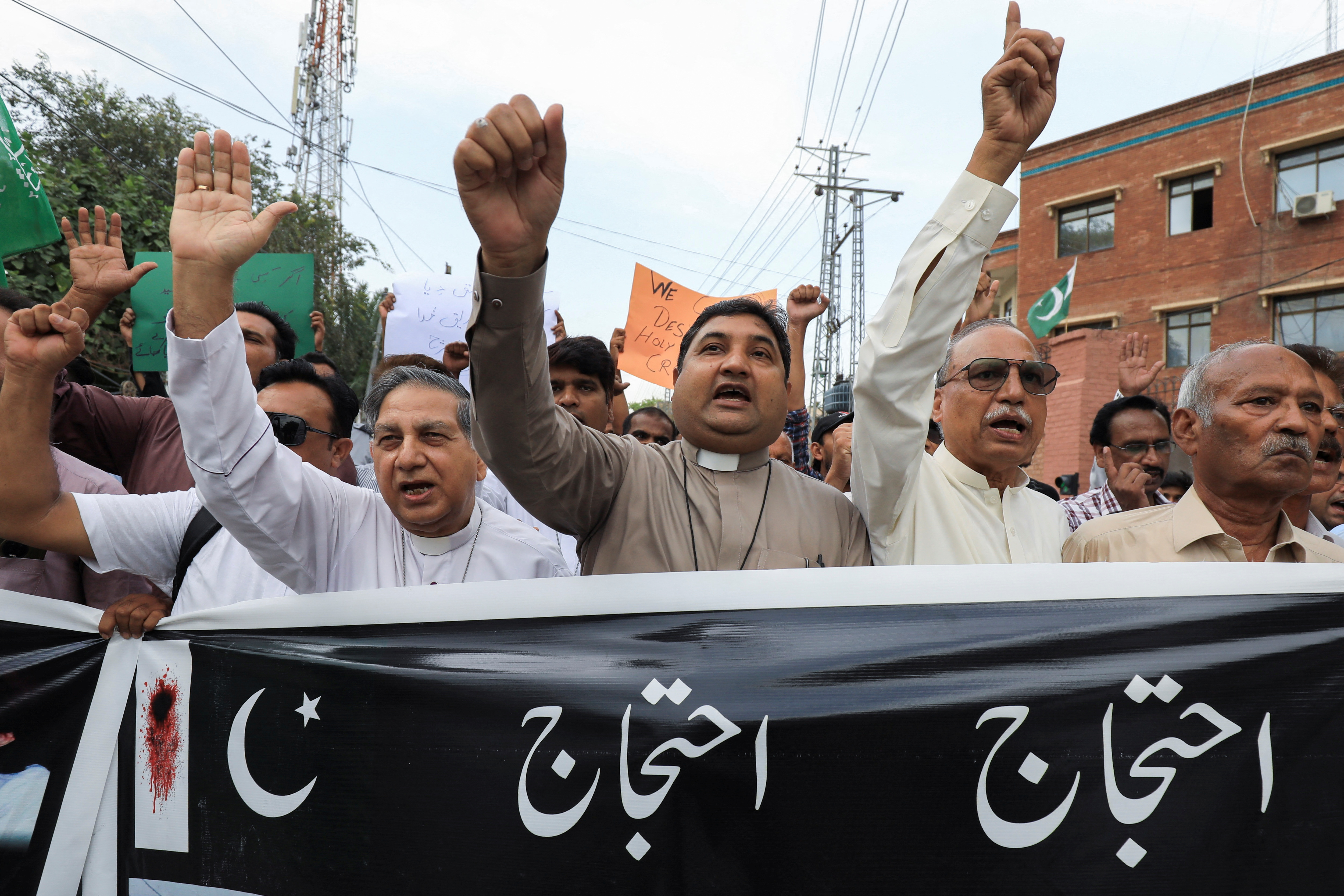 Pakistani brothers arrested for blasphemy after mob burns churches ...