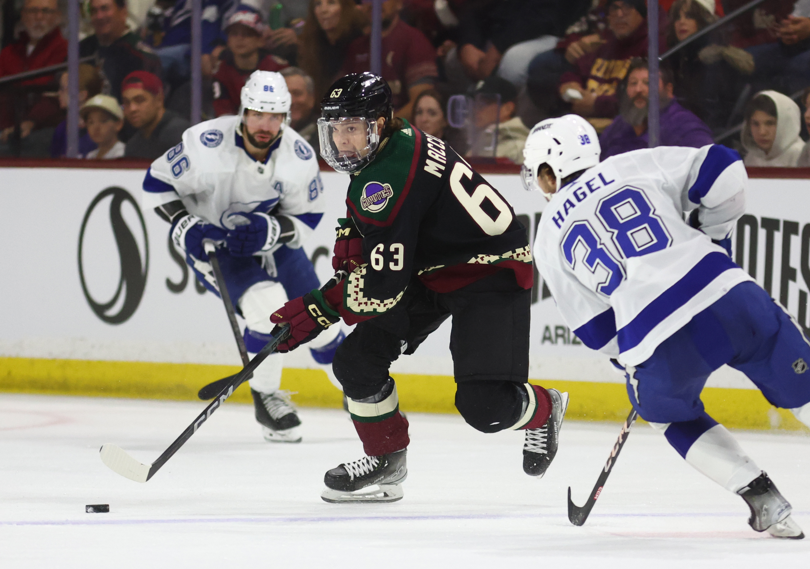 Michael Carcone scores twice as Coyotes trip Lightning | Reuters
