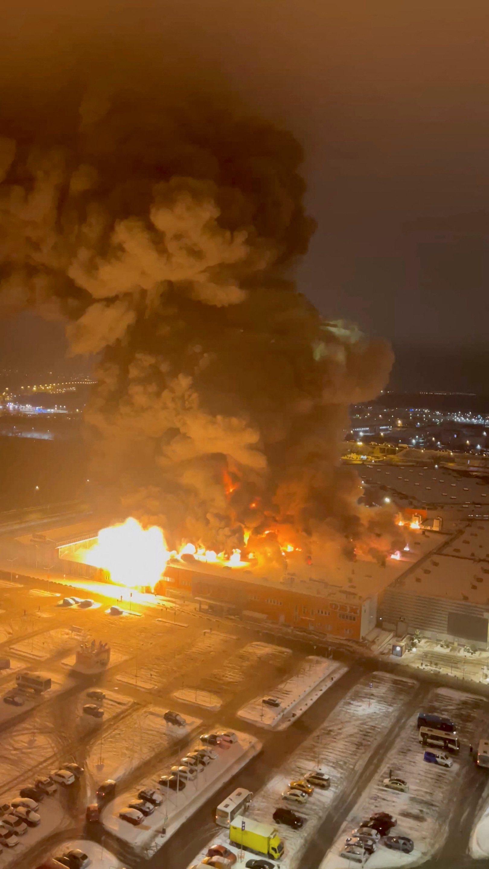 Fire rages through shopping mall in Moscow suburbs | Reuters