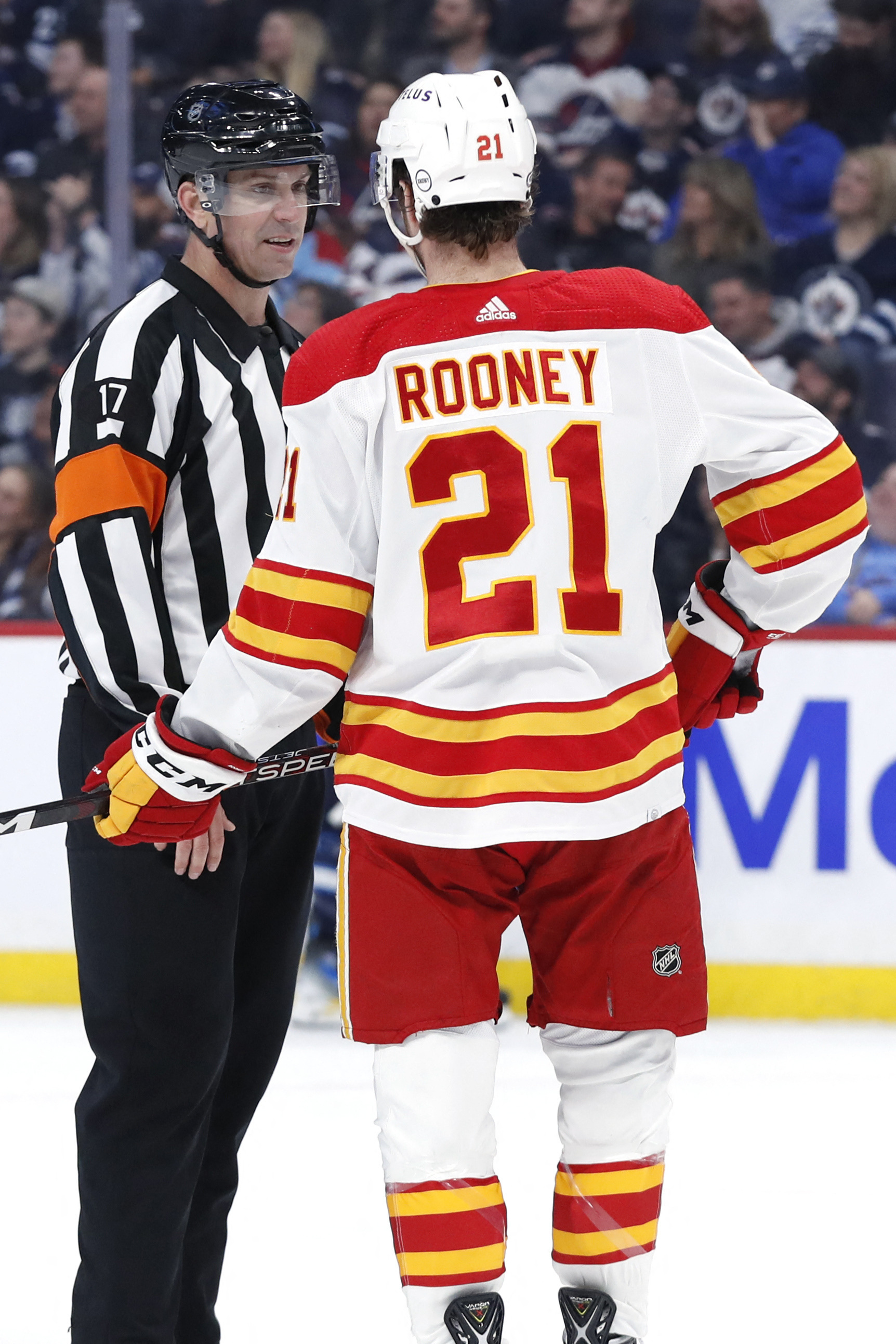 Jets douse Flames, clinch playoff berth | Reuters