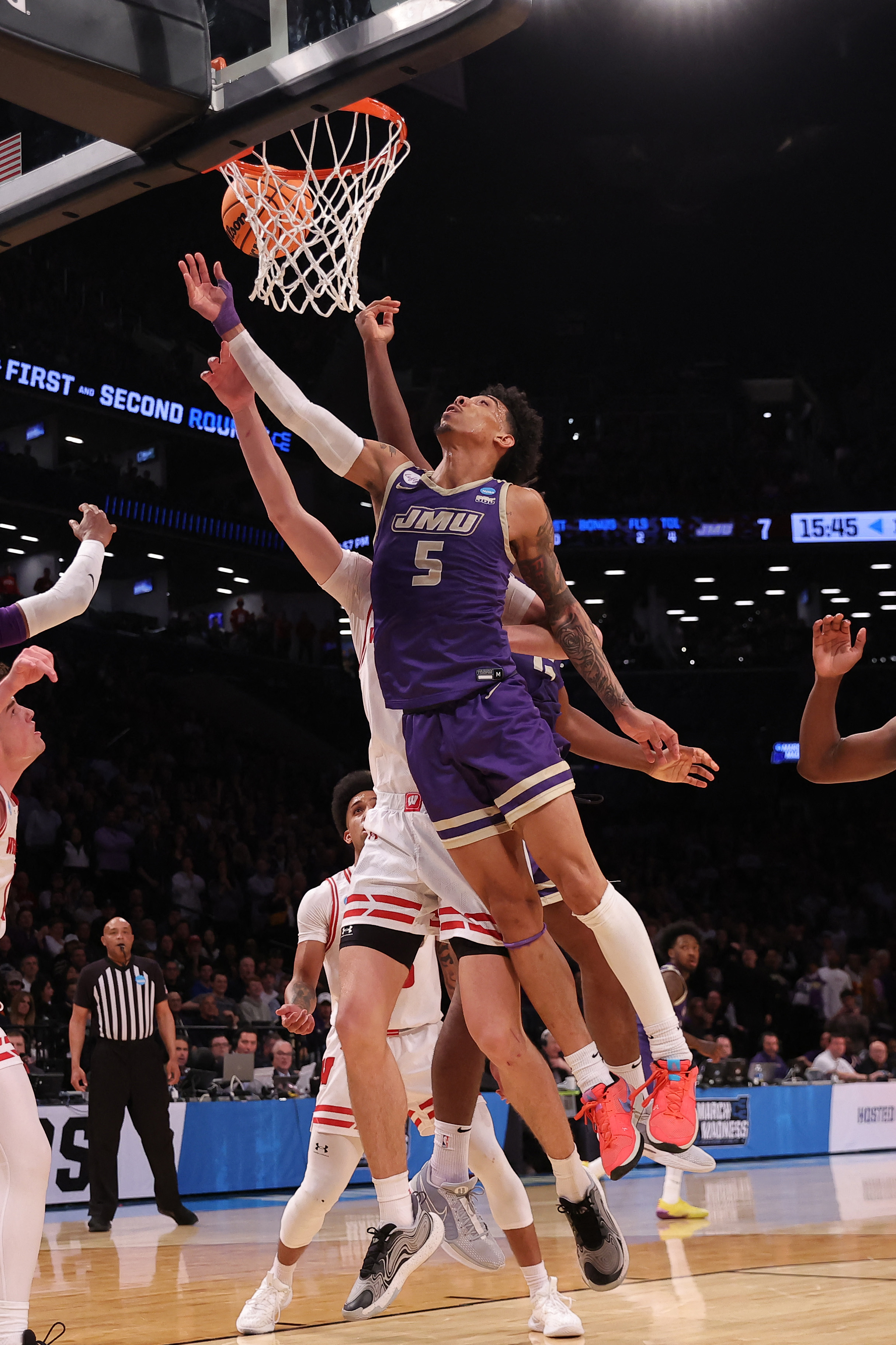 James Madison leads wire to wire in upset of Wisconsin | Reuters