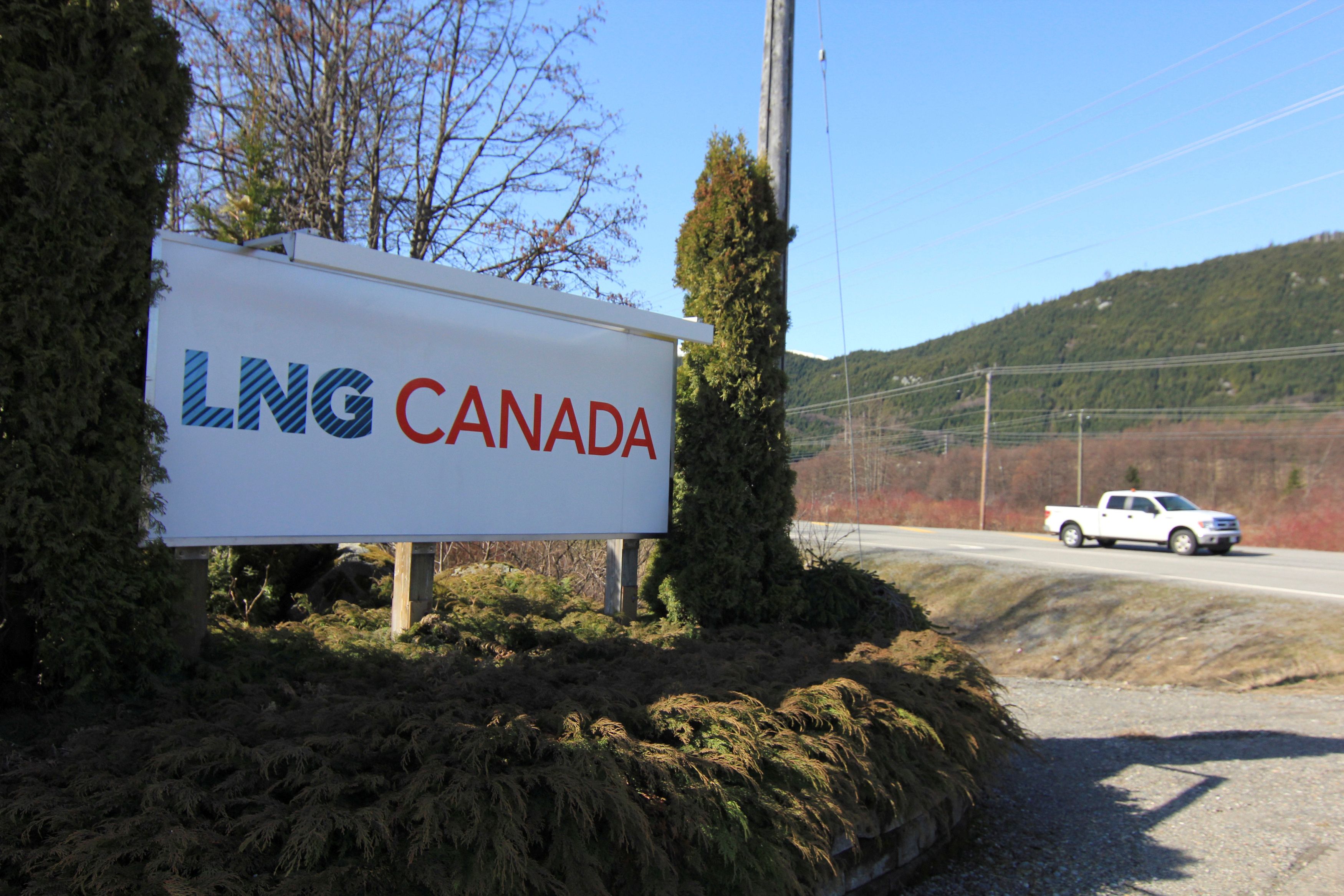 Shell LNG Canada's coronavirus restart plan approved | Reuters
