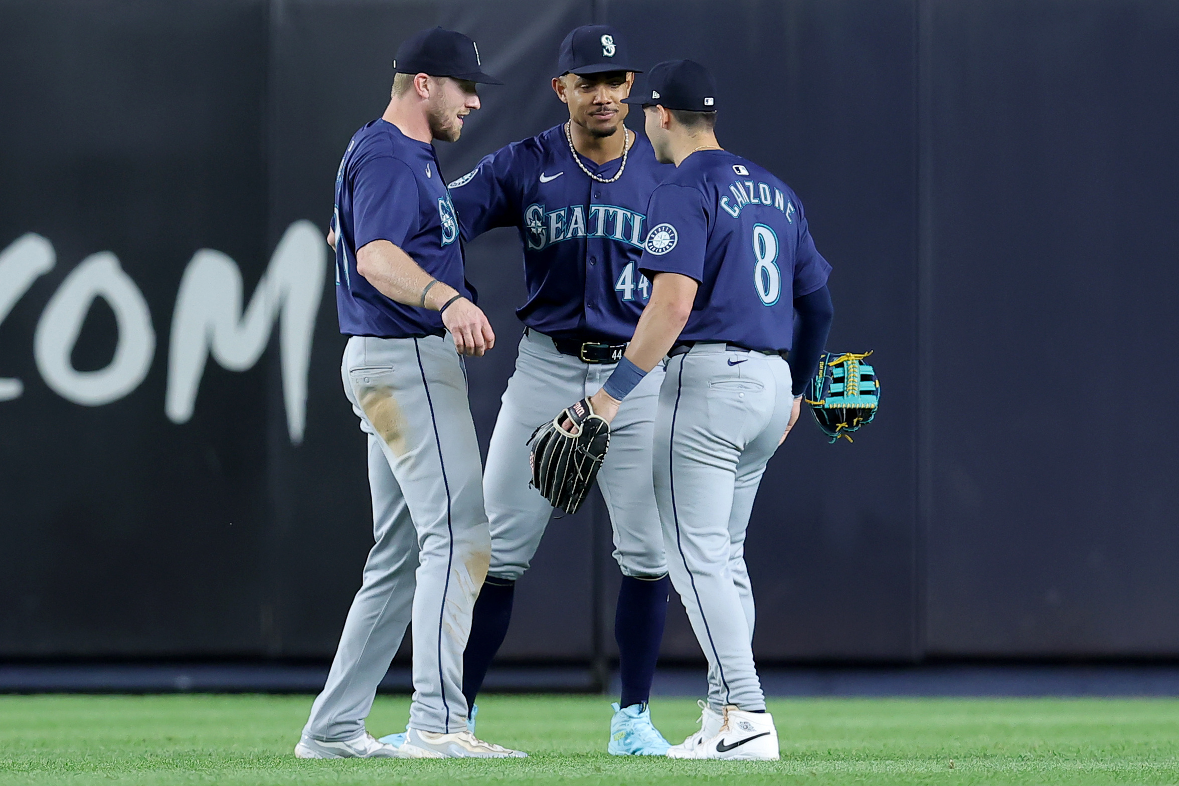 Mariners break through vs. Clay Holmes, stun Yankees | Reuters
