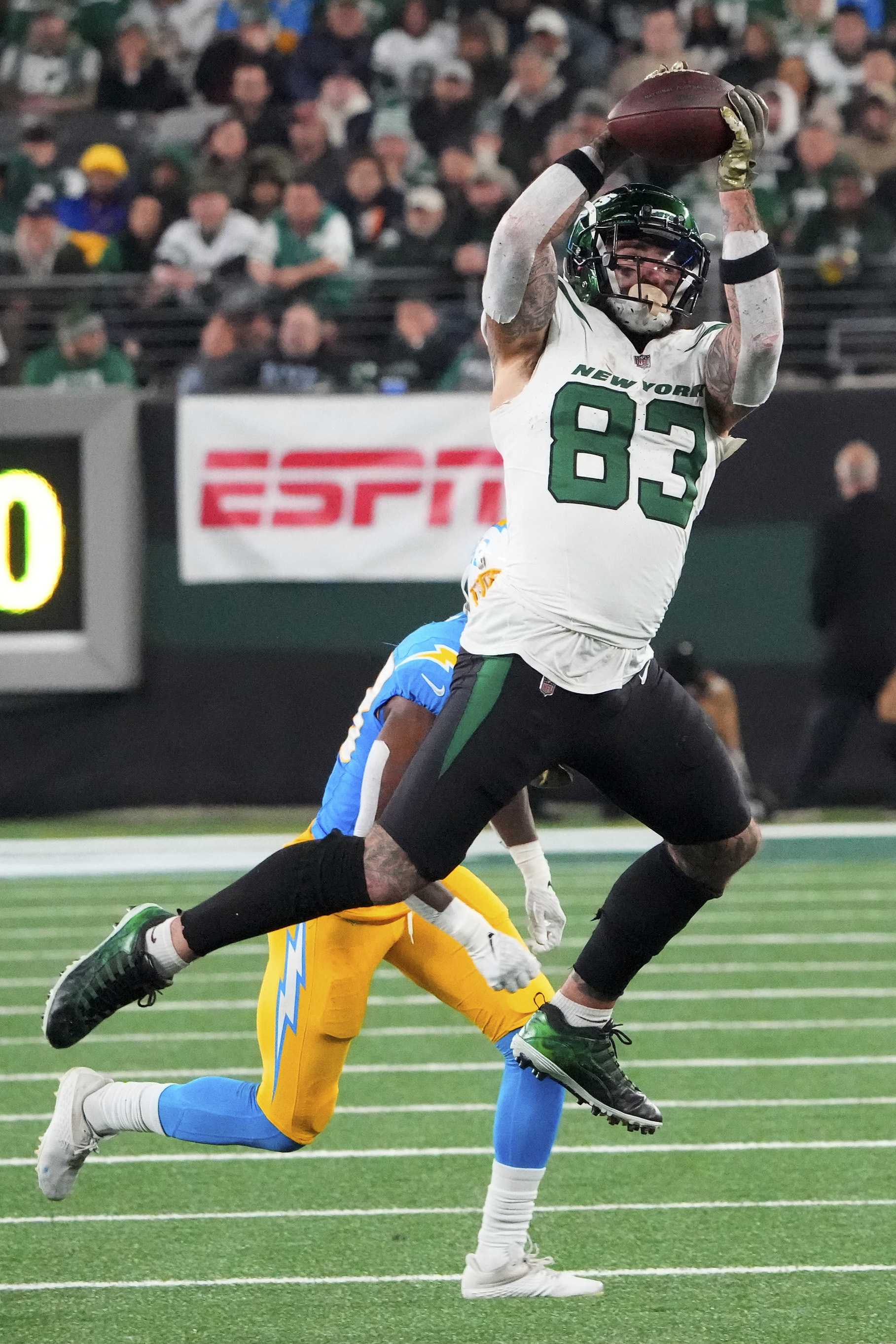 Derius Davis sets tone early as Chargers snuff Jets | Reuters