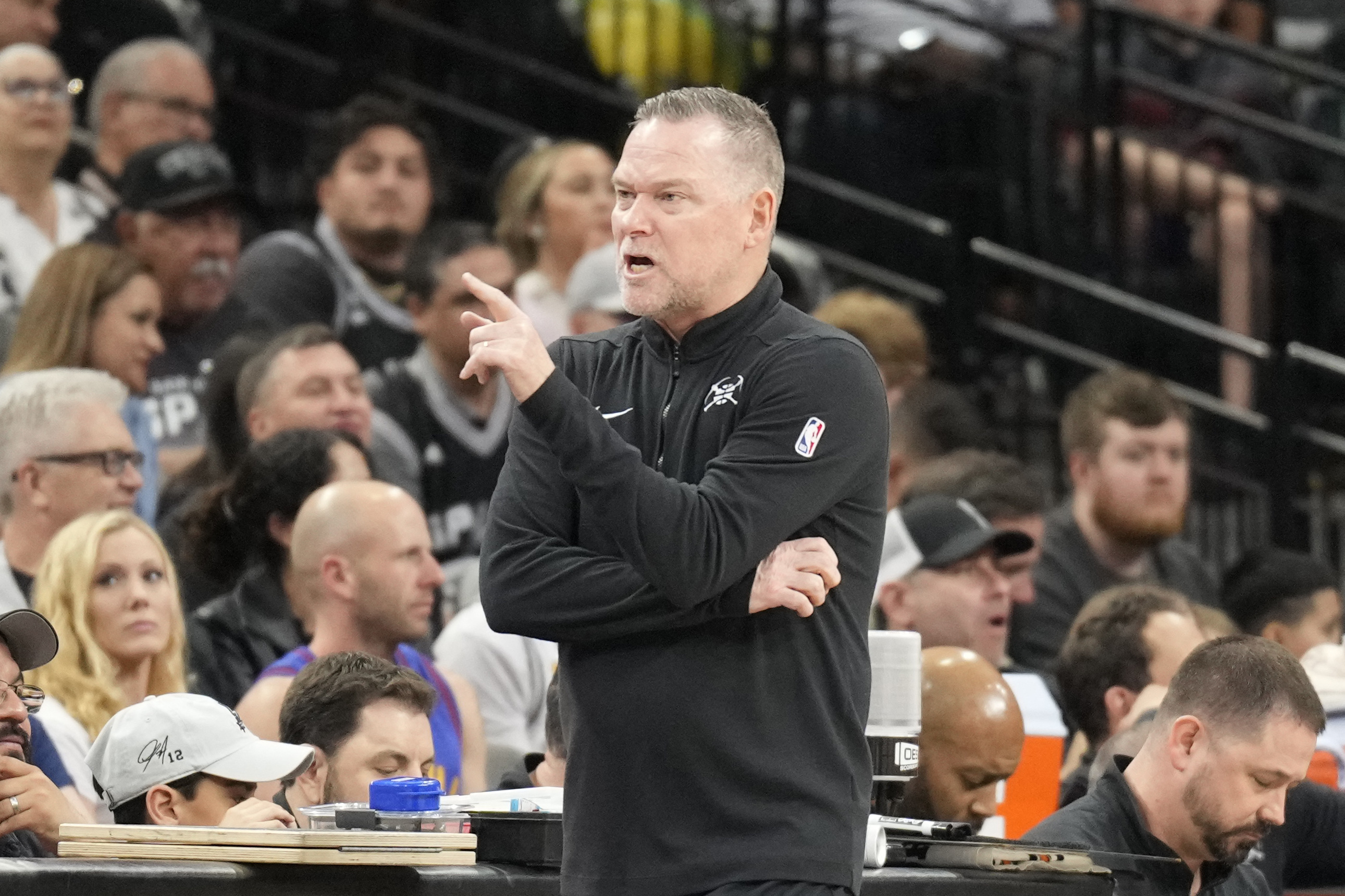 Spurs pull off-last second win over Nuggets | Reuters