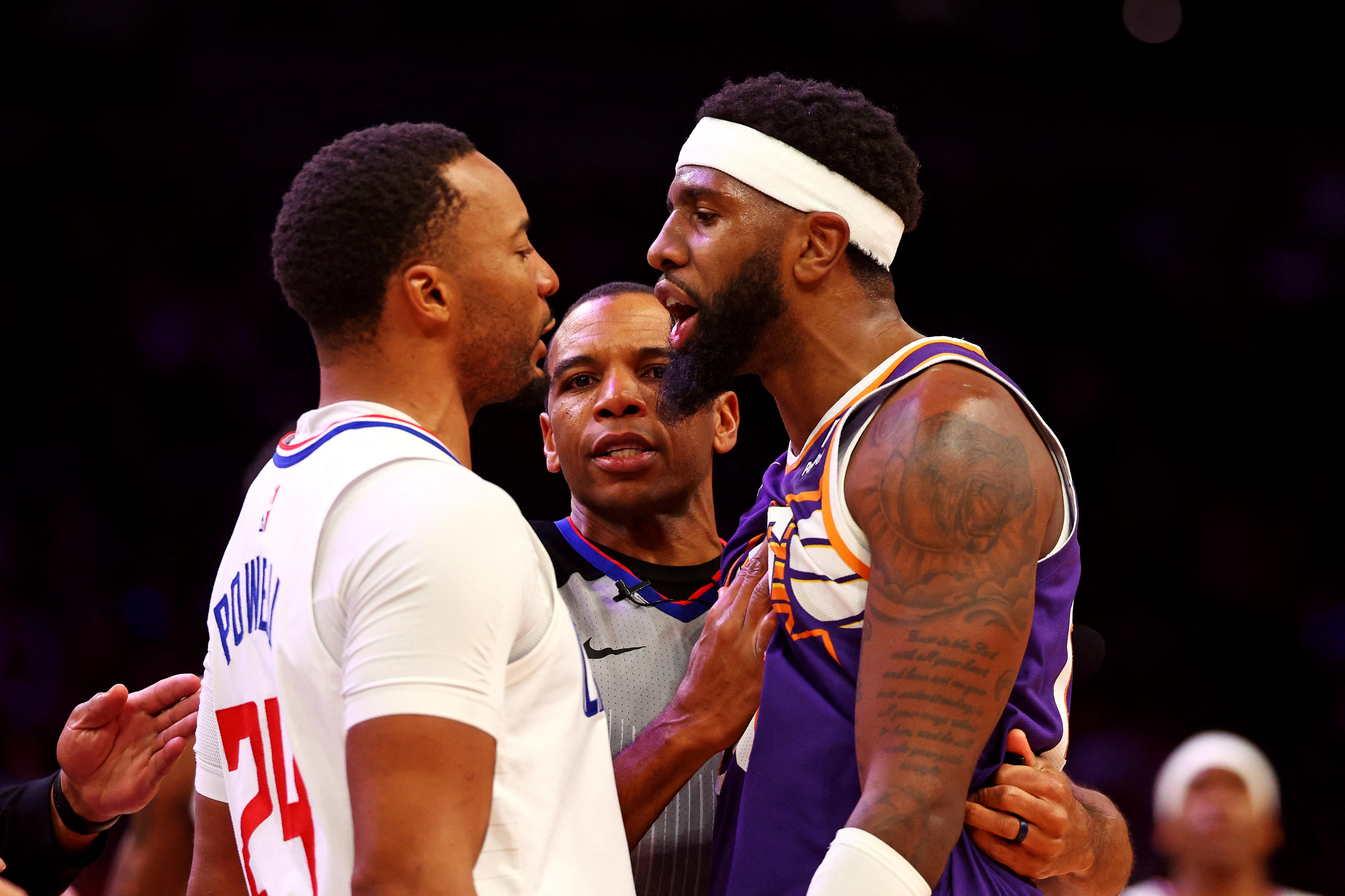 Russell Westbrook, Clippers hold off Suns' comeback | Reuters