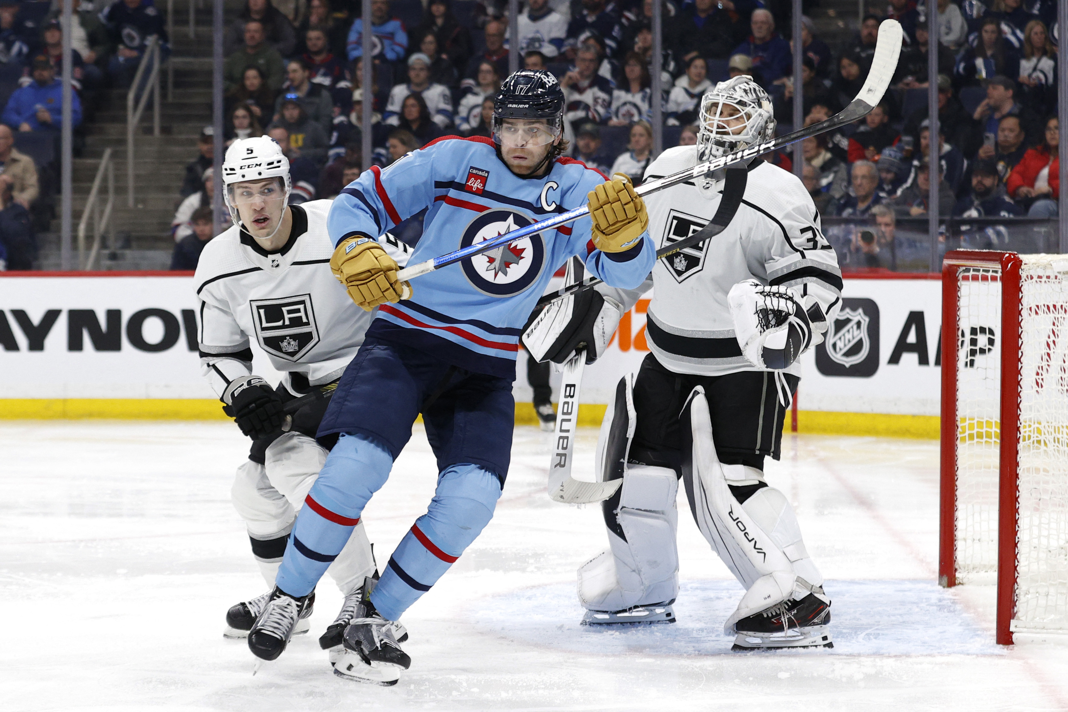 Cole Perfetti's two goals propel Jets past Kings | Reuters