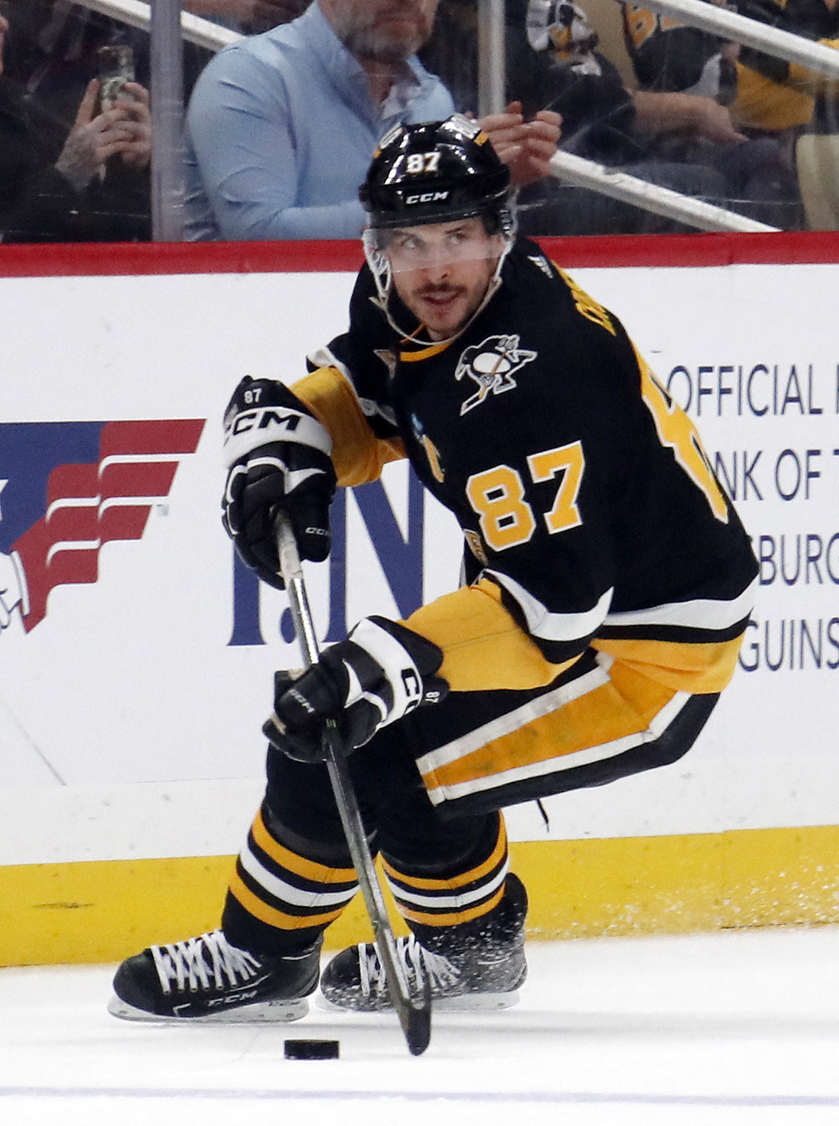 Sidney Crosby has night to remember as Pens top Wings in OT | Reuters