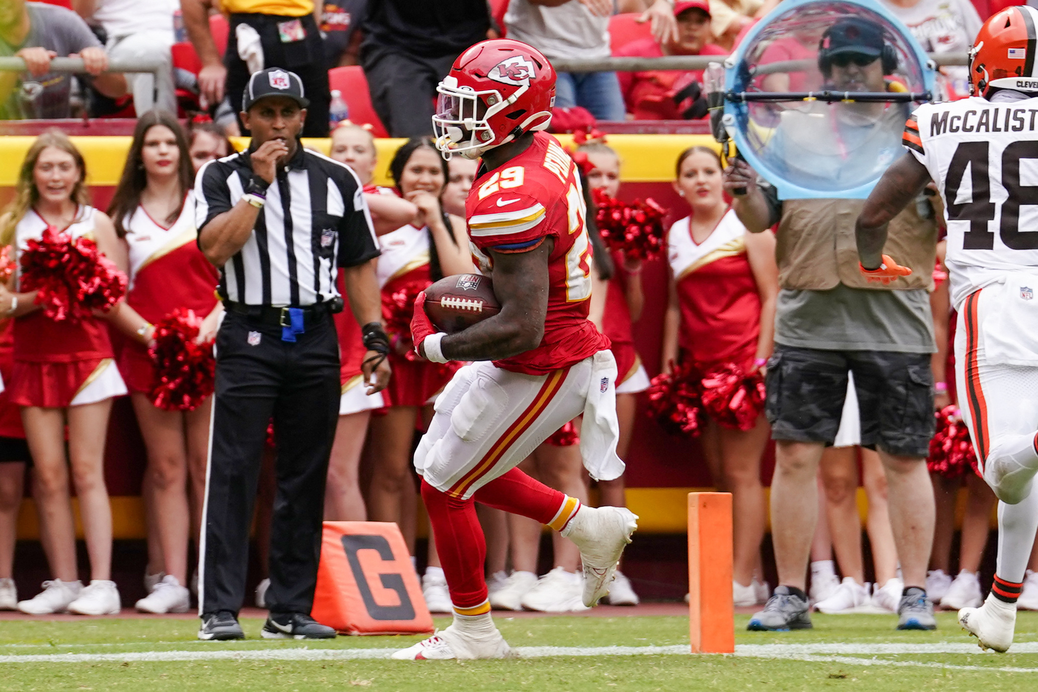 Chiefs rally for win over Deshaun Watson, Browns | Reuters