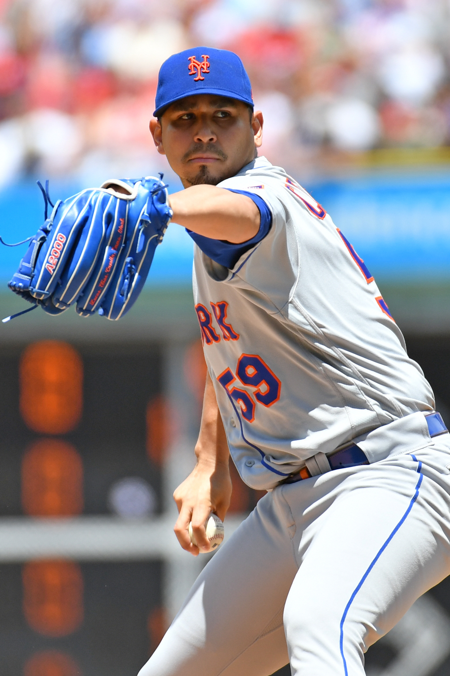 Phillies sweep Cubs, run road win streak to nine | Reuters