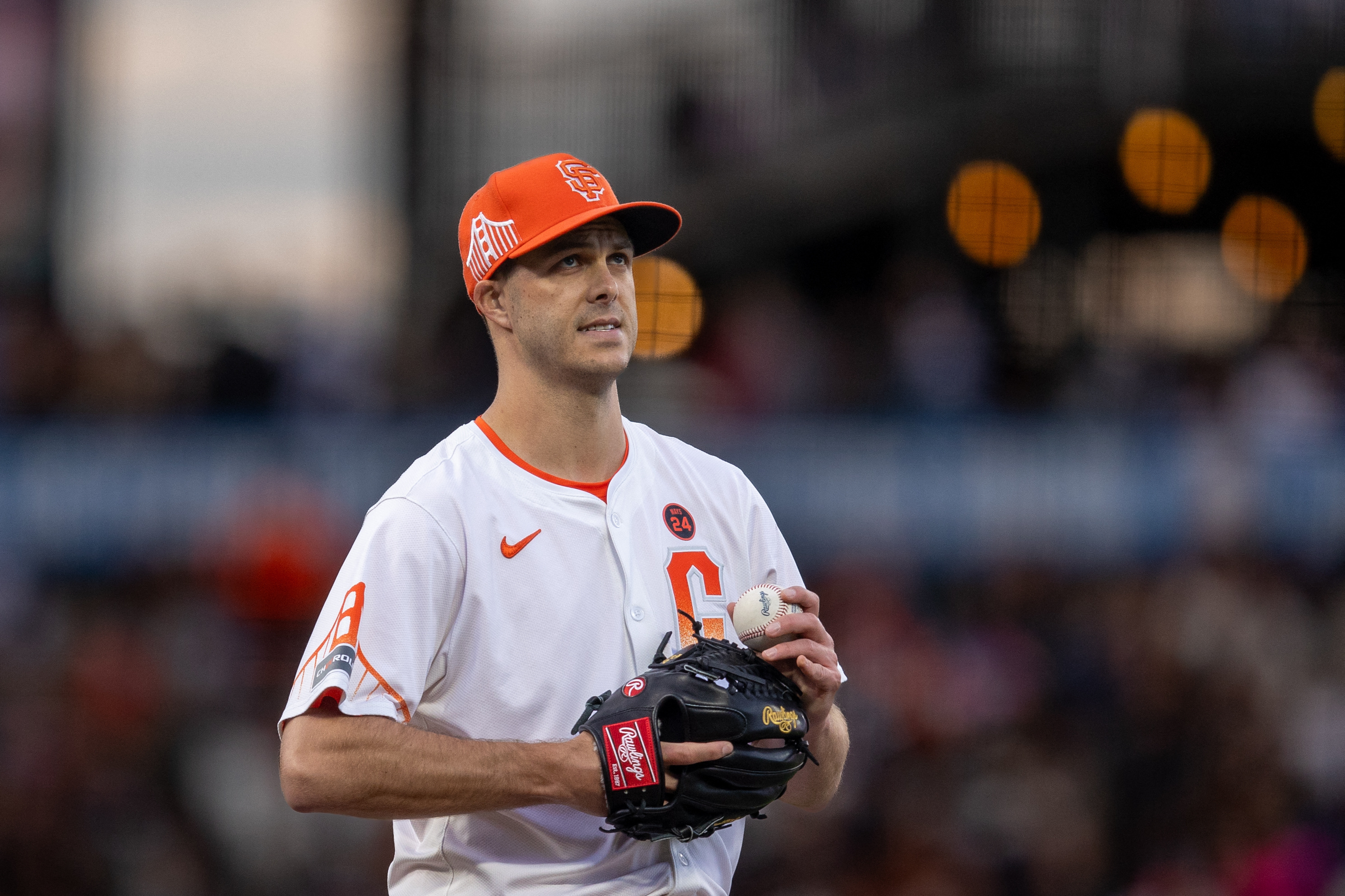 Six Giants pitchers combine to hold down Cubs | Reuters