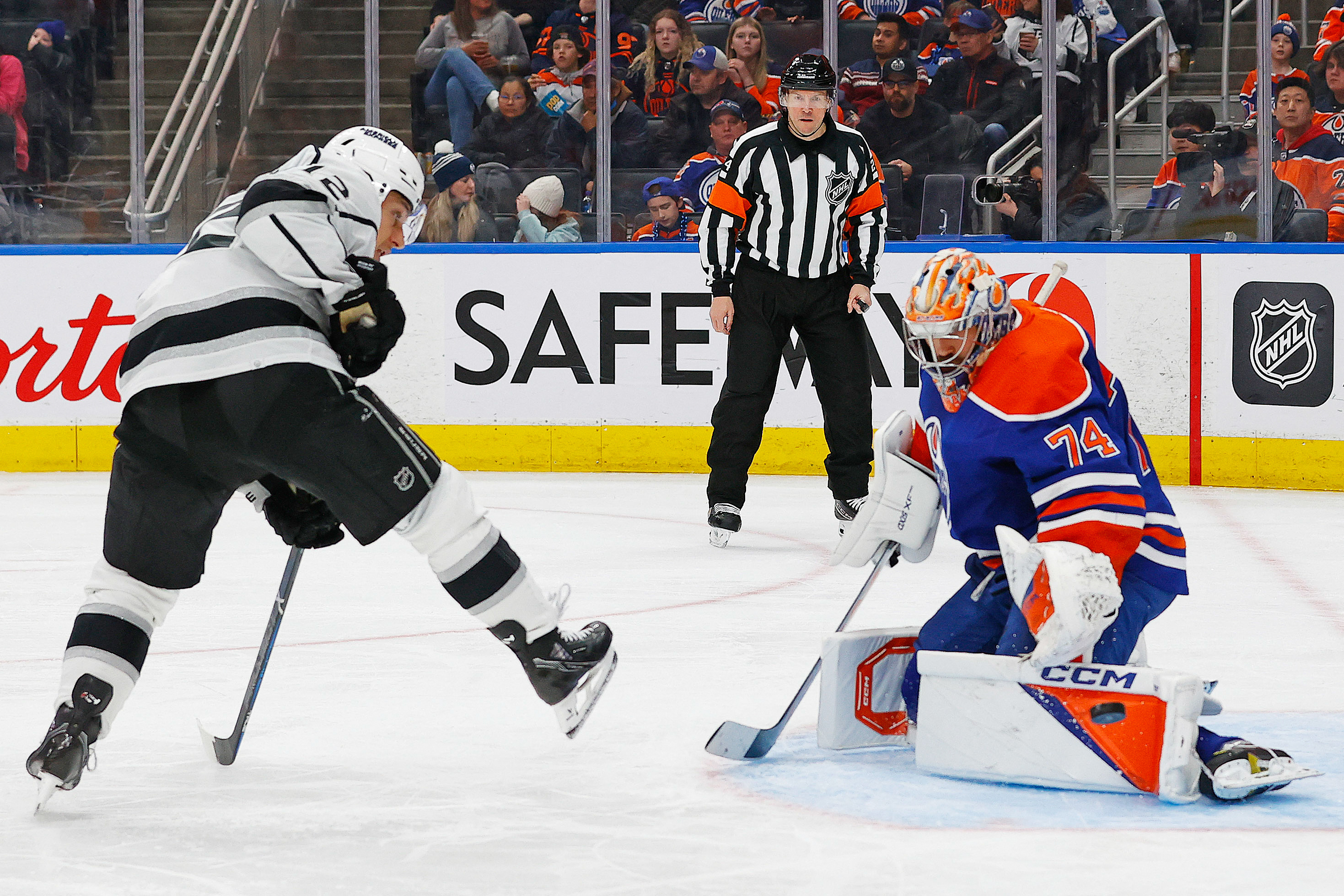 Oilers rally past Kings to end 3-game skid | Reuters