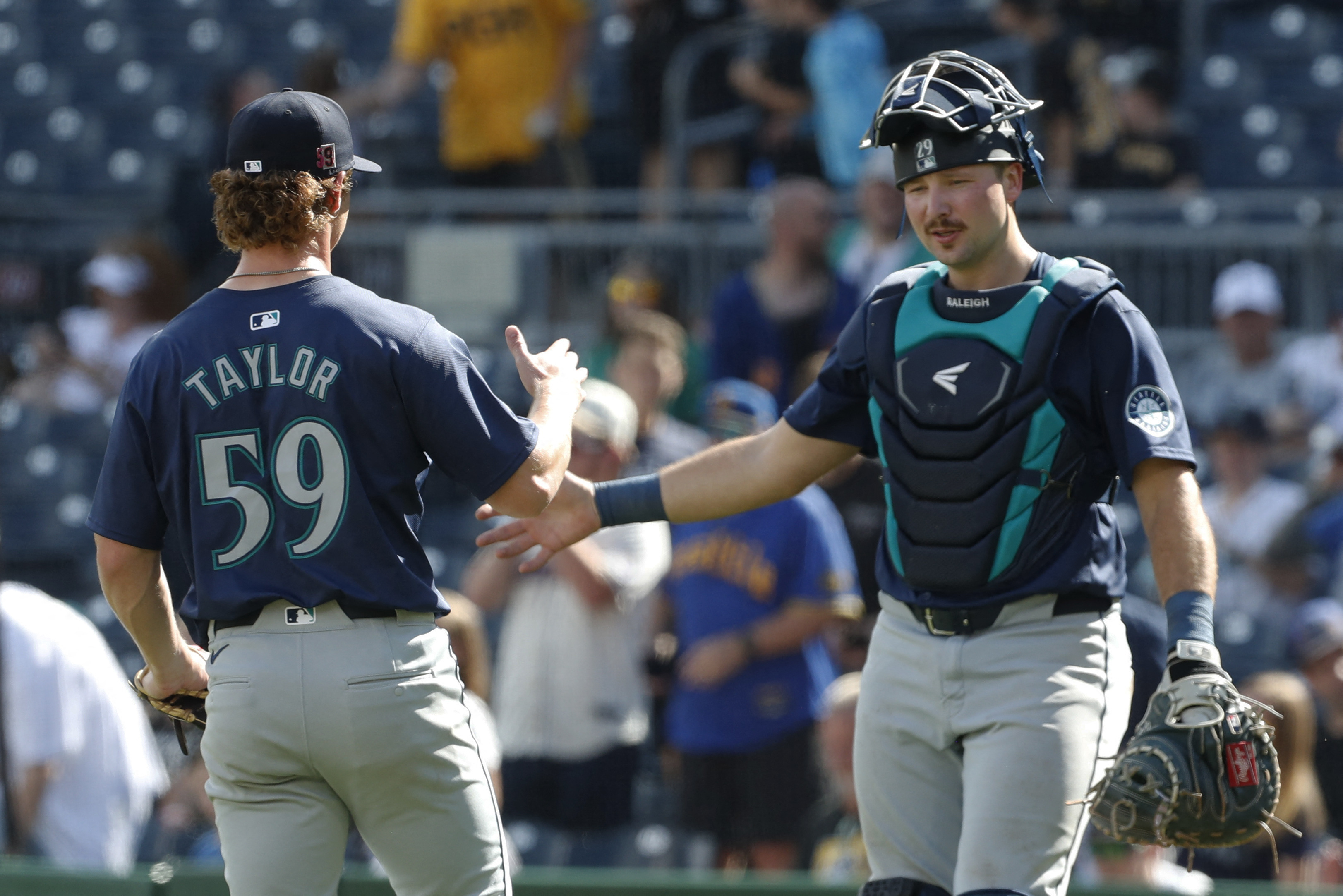 Mariners' bats awaken, pummel Pirates to end 5-game skid | Reuters
