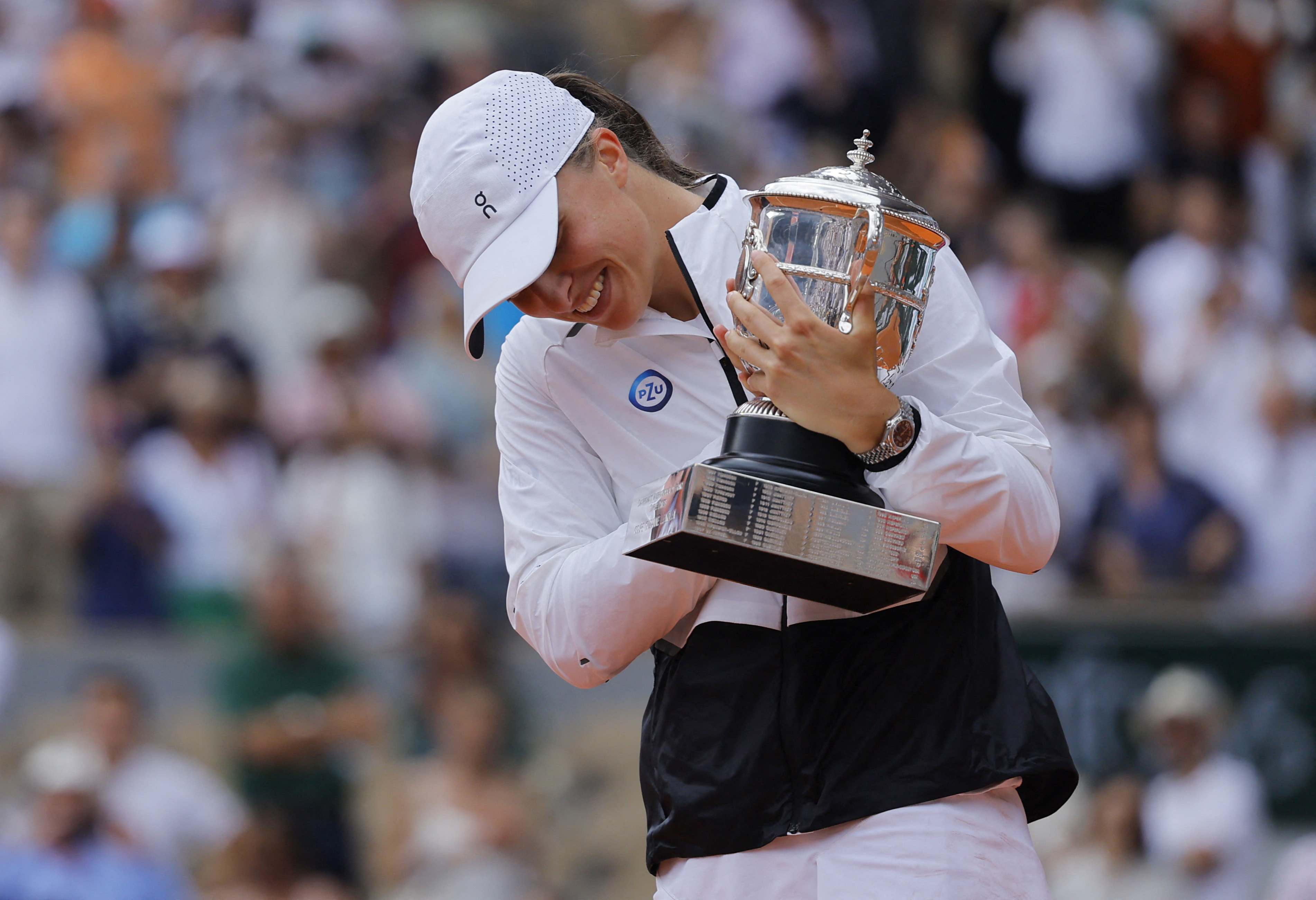 Many more French Open titles to come for Swiatek, says Mauresmo | Reuters