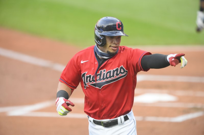 Reports: Indians agree to re-sign 2B Cesar Hernandez | Reuters