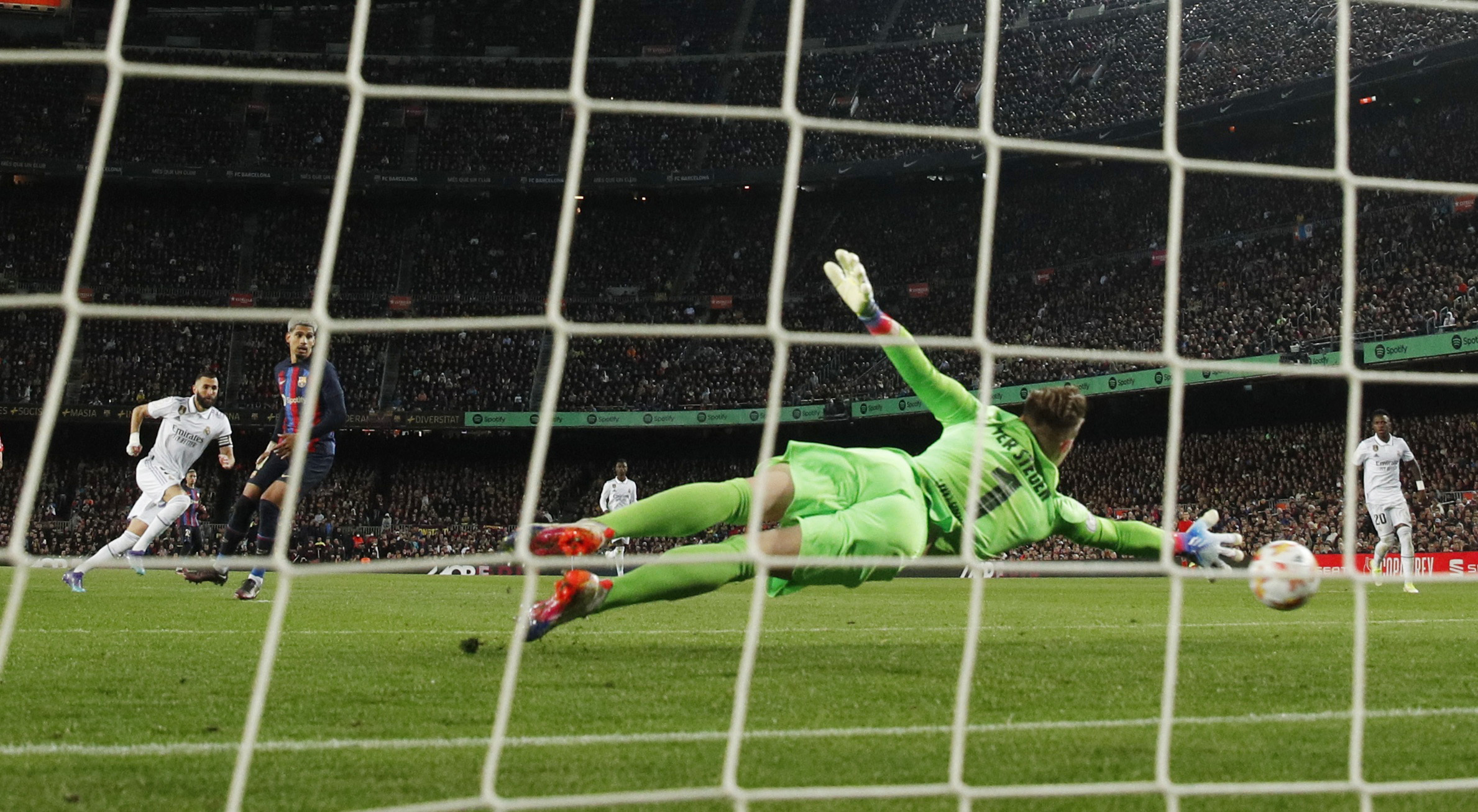 Barcelona look for LaLiga tonic after cup exit | Reuters