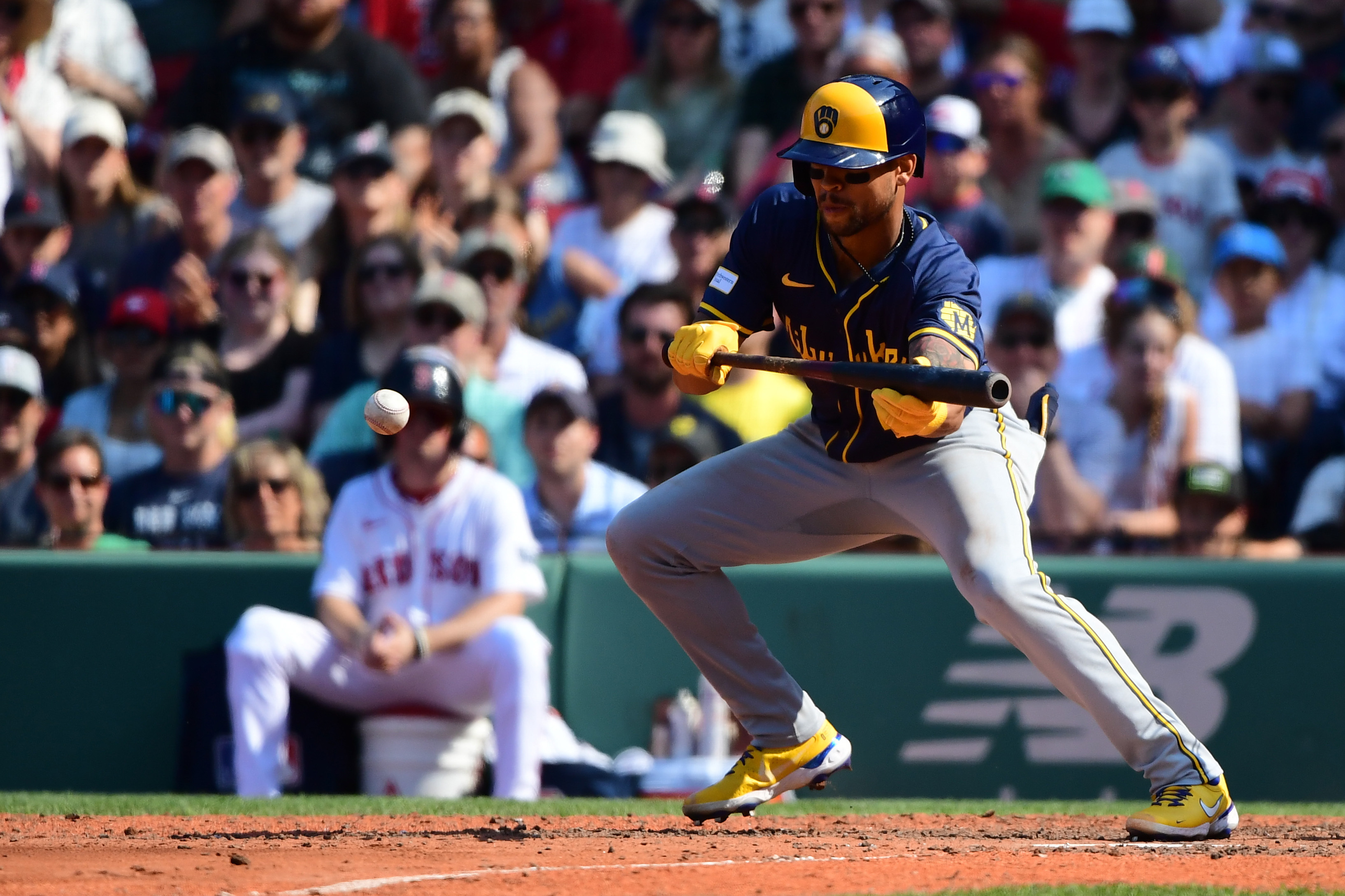 Red Sox avoid sweep, edge Brewers on late RBI single | Reuters