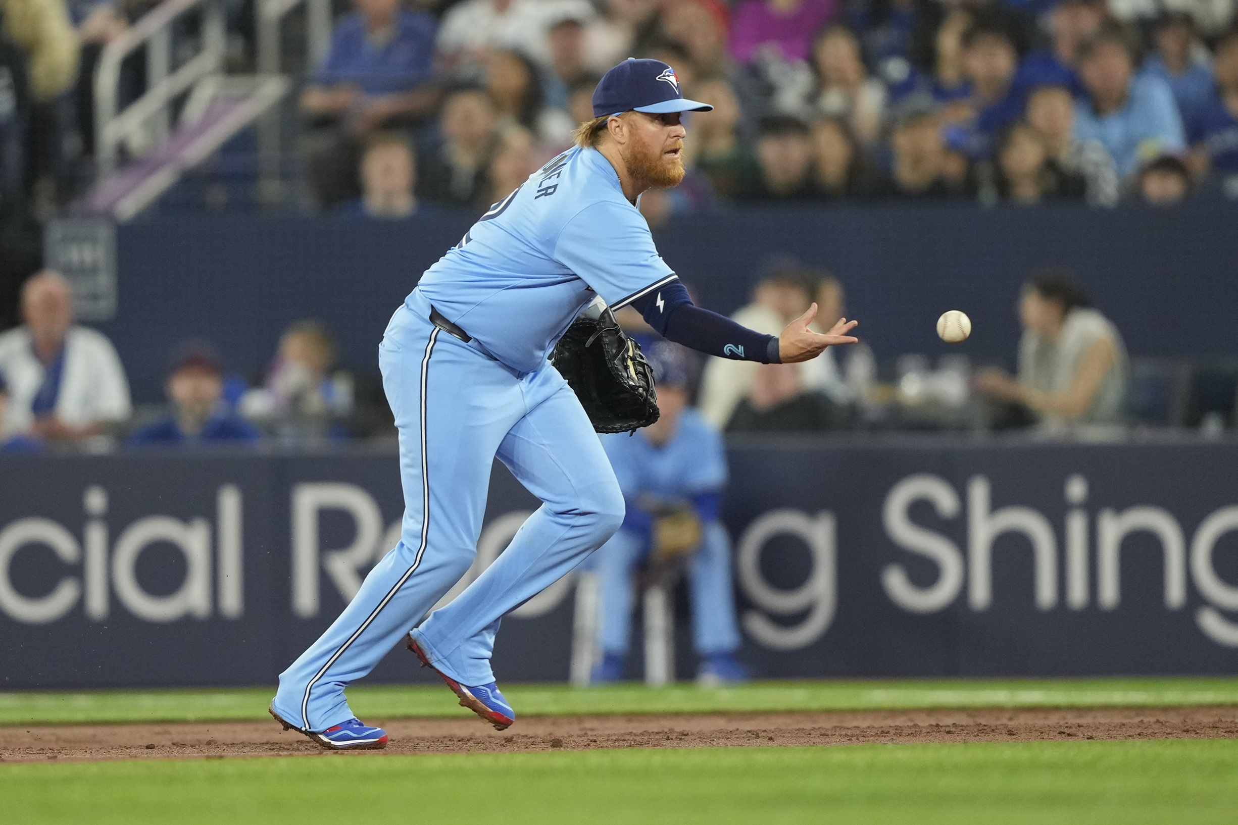Kevin Gausman cools off Dodgers as Jays halt skid | Reuters