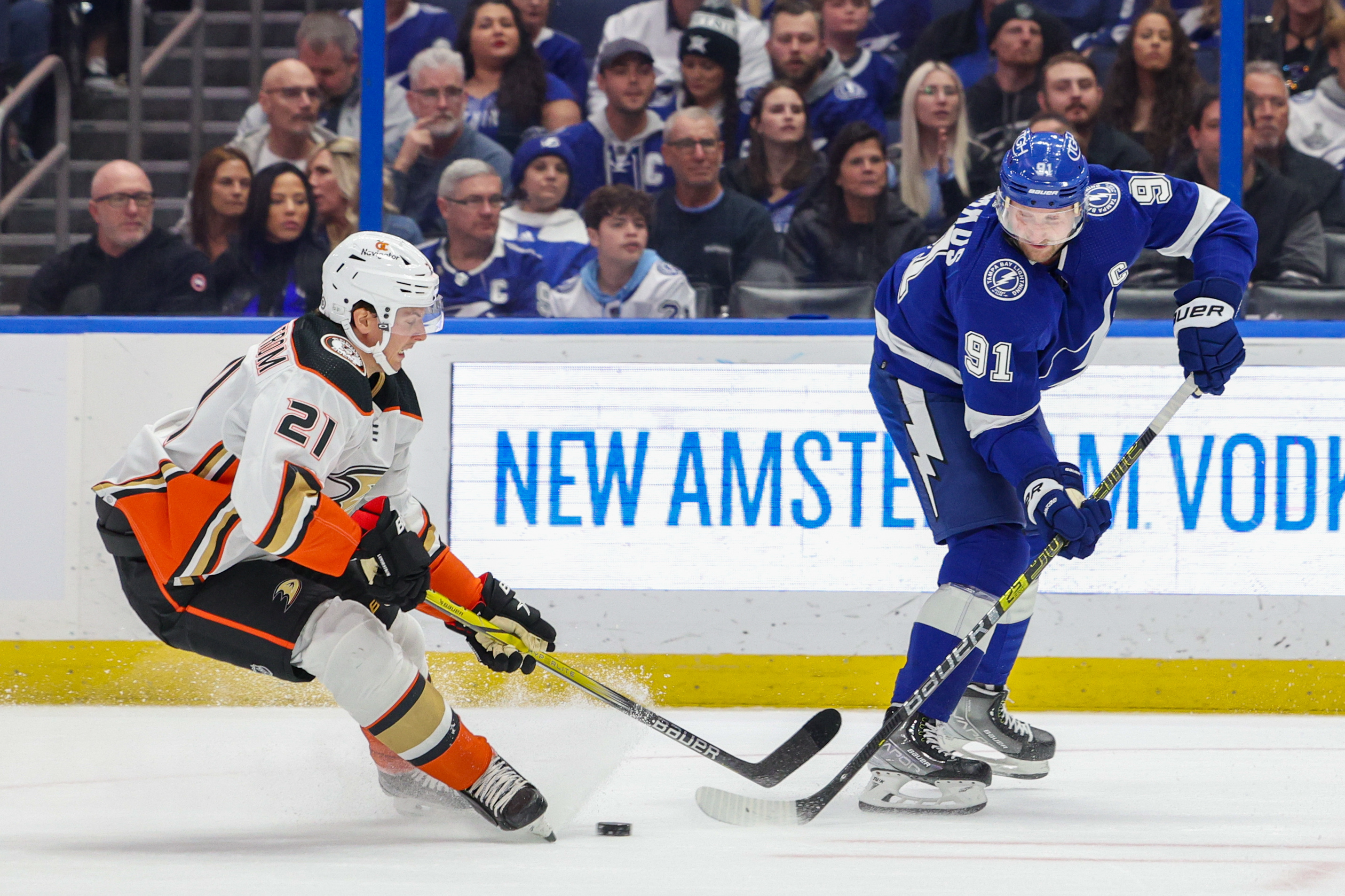 Lightning too much for Ducks in 5-1 win | Reuters