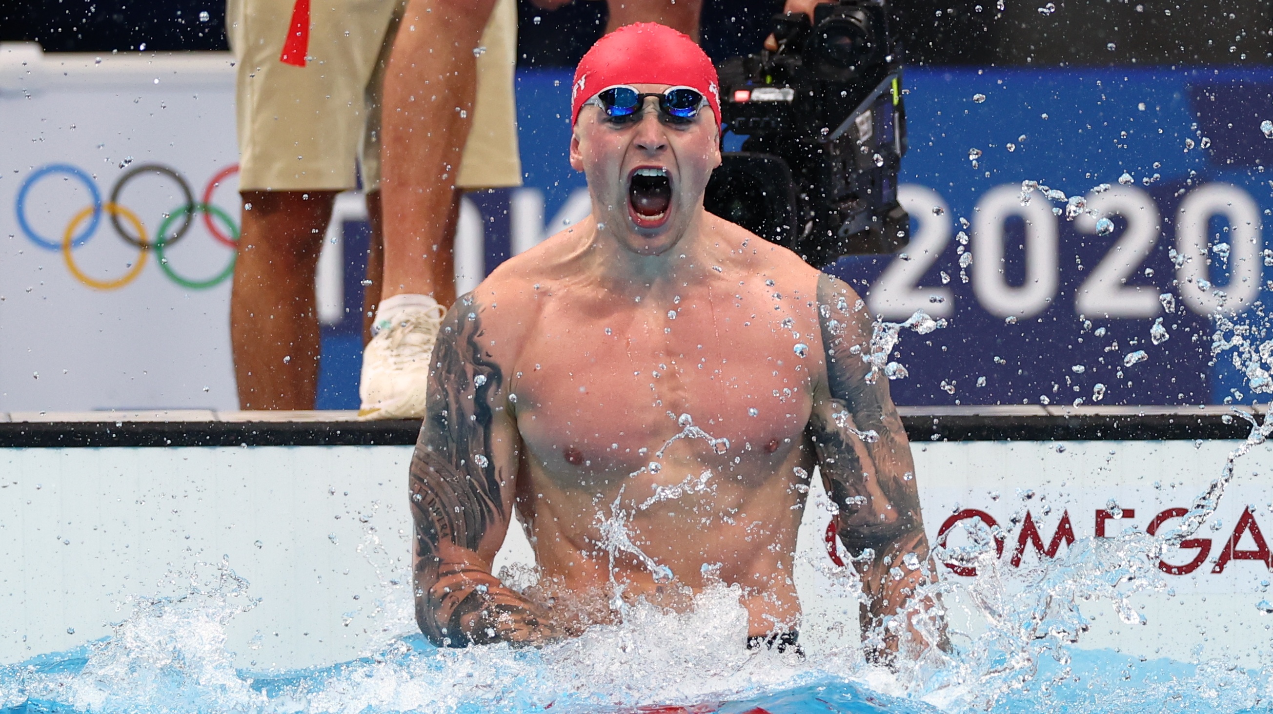 Swimming-Ecstatic Aussie coach goes viral with medal-worthy ...