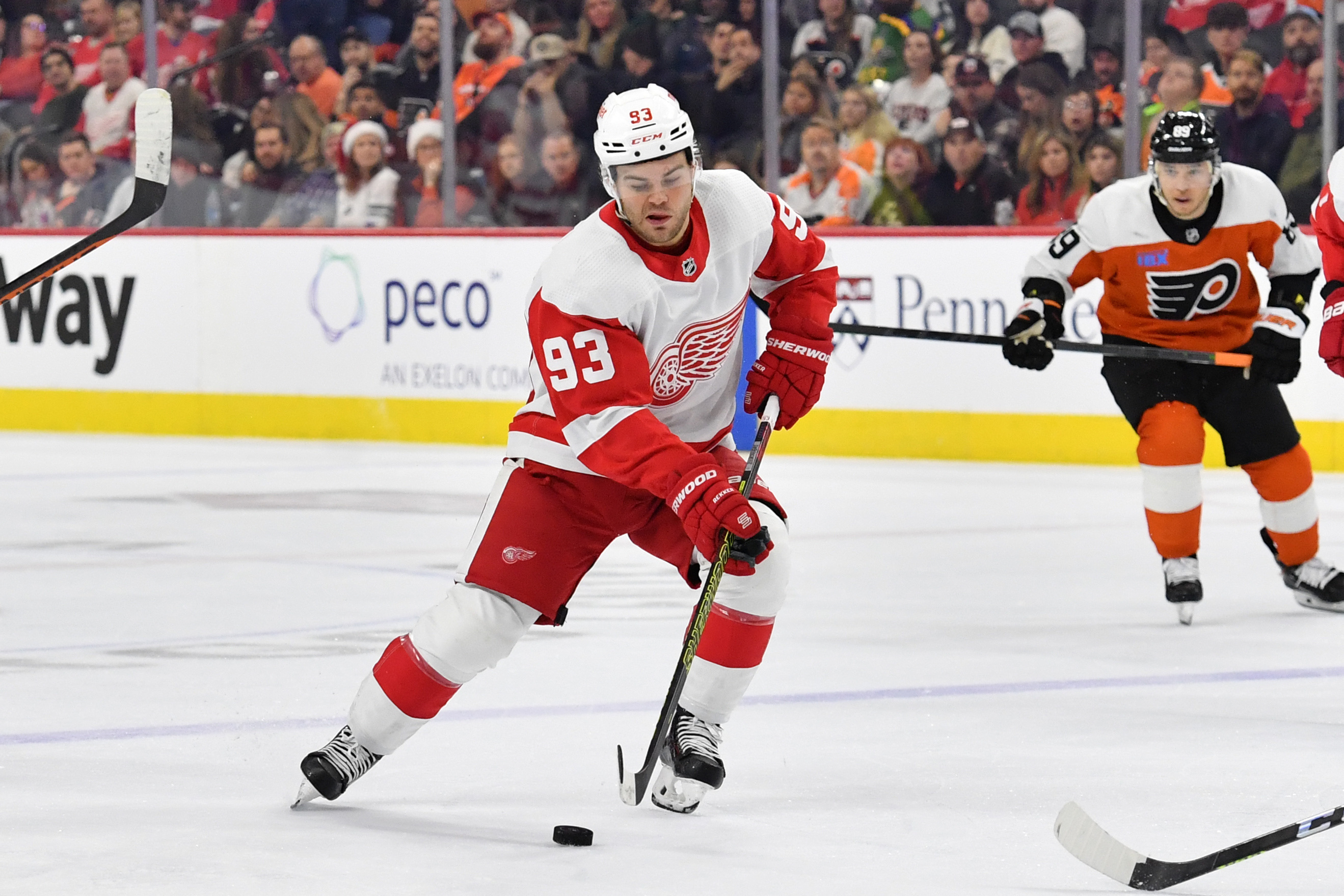 Evgeni Malkin fuels Penguins past Flyers | Reuters