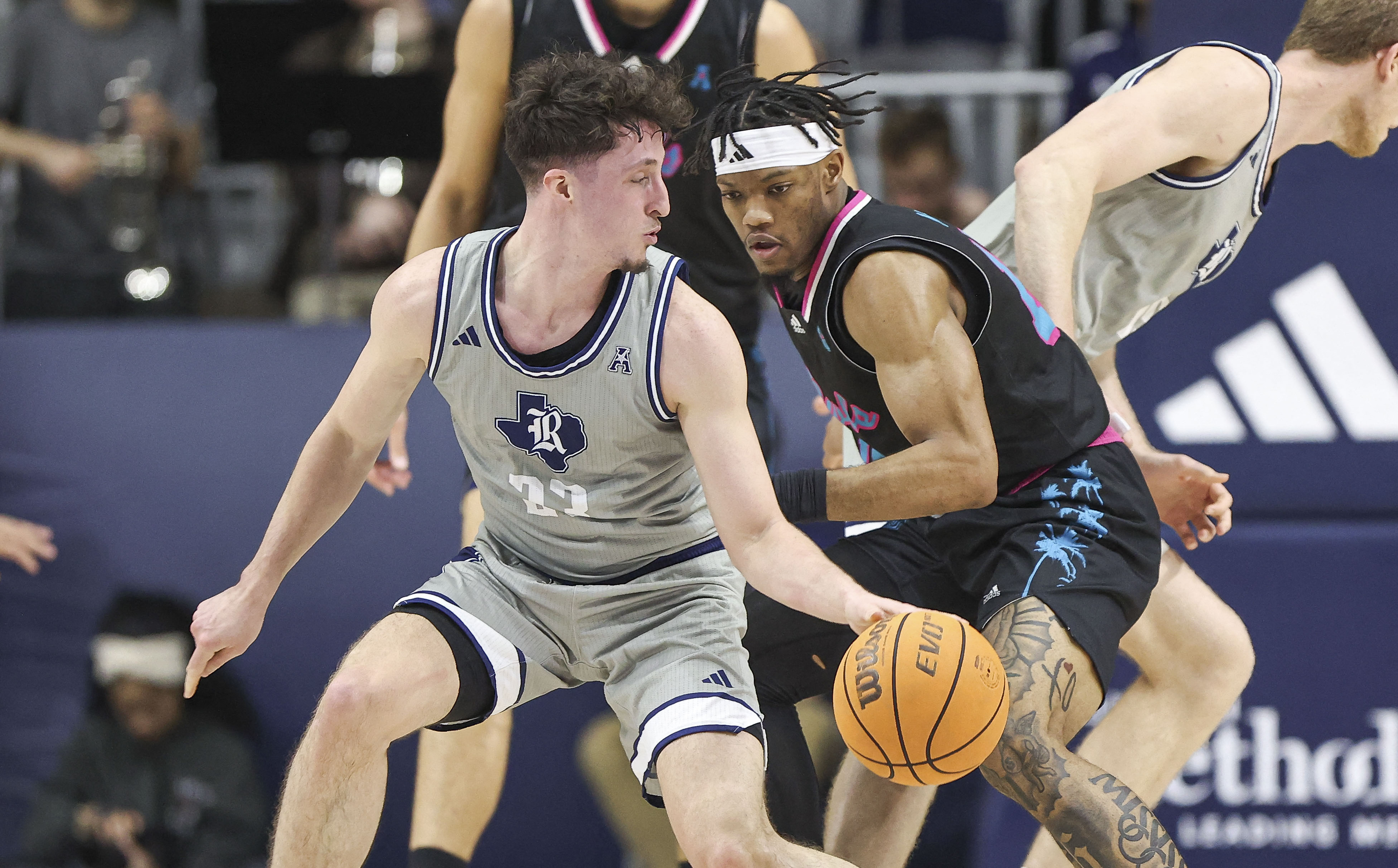 No. 22 FAU rolls over Rice, grabs share of AAC lead | Reuters