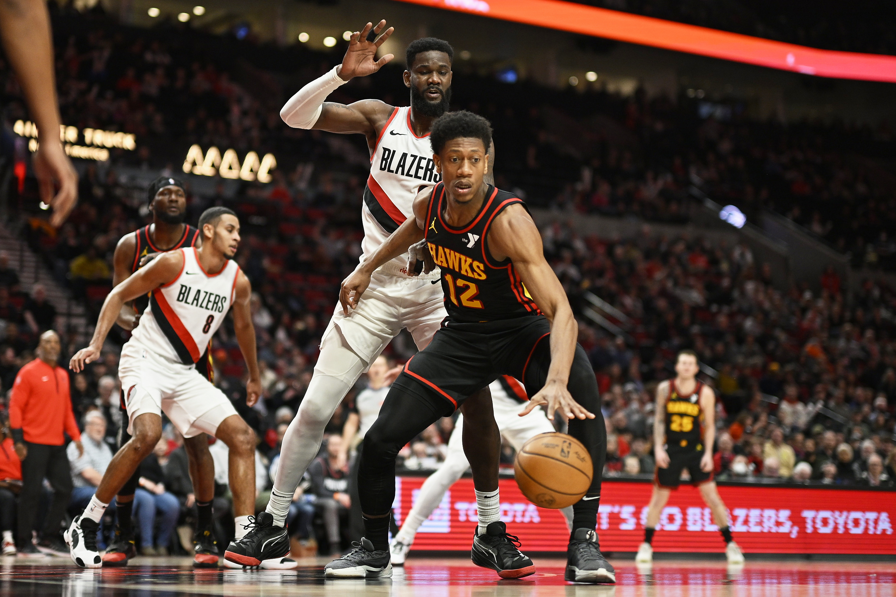 Anfernee Simons, Deandre Ayton help Blazers beat Hawks | Reuters