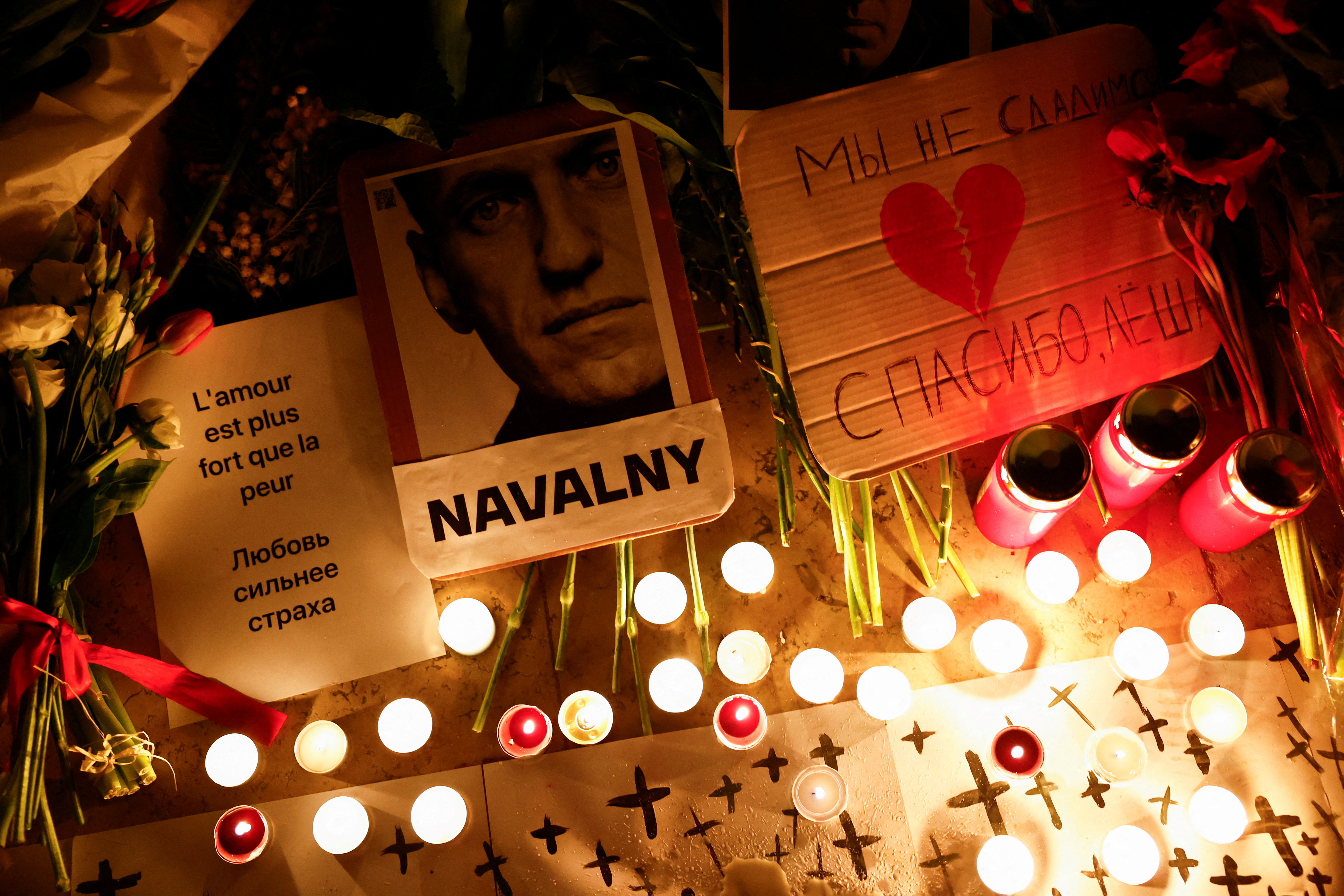 Alexei Navalny death sparks memorials and protests around the globe ...