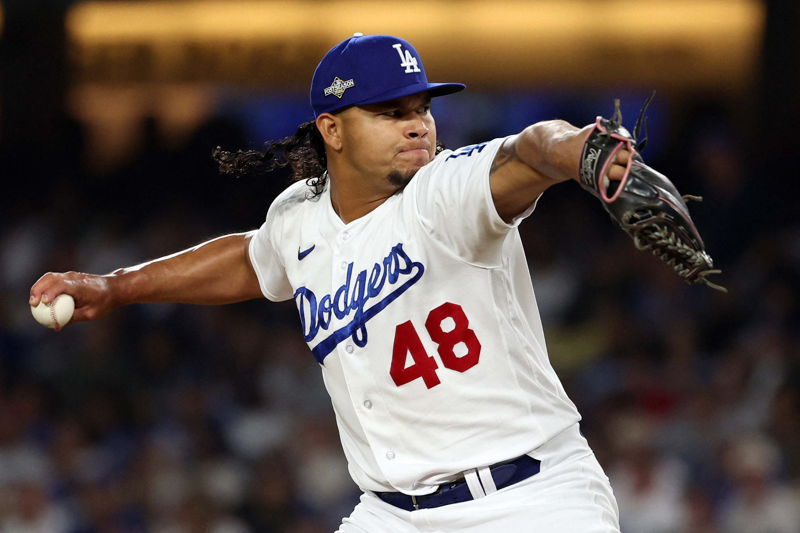 More 1st-inning magic sends D-backs to 2-0 edge on Dodgers | Reuters