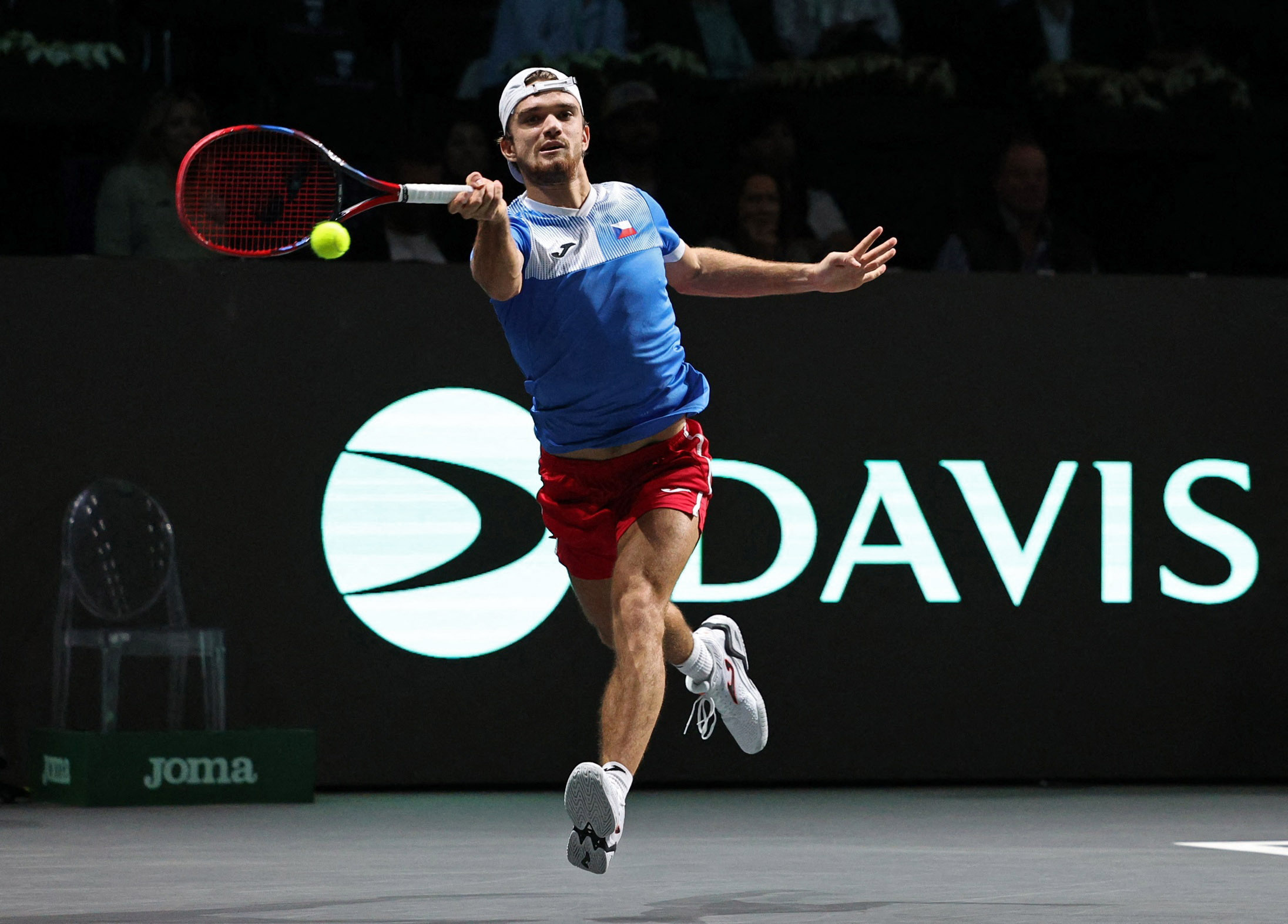 Gutsy Australia see off Czechs to make Davis Cup semi-finals | Reuters