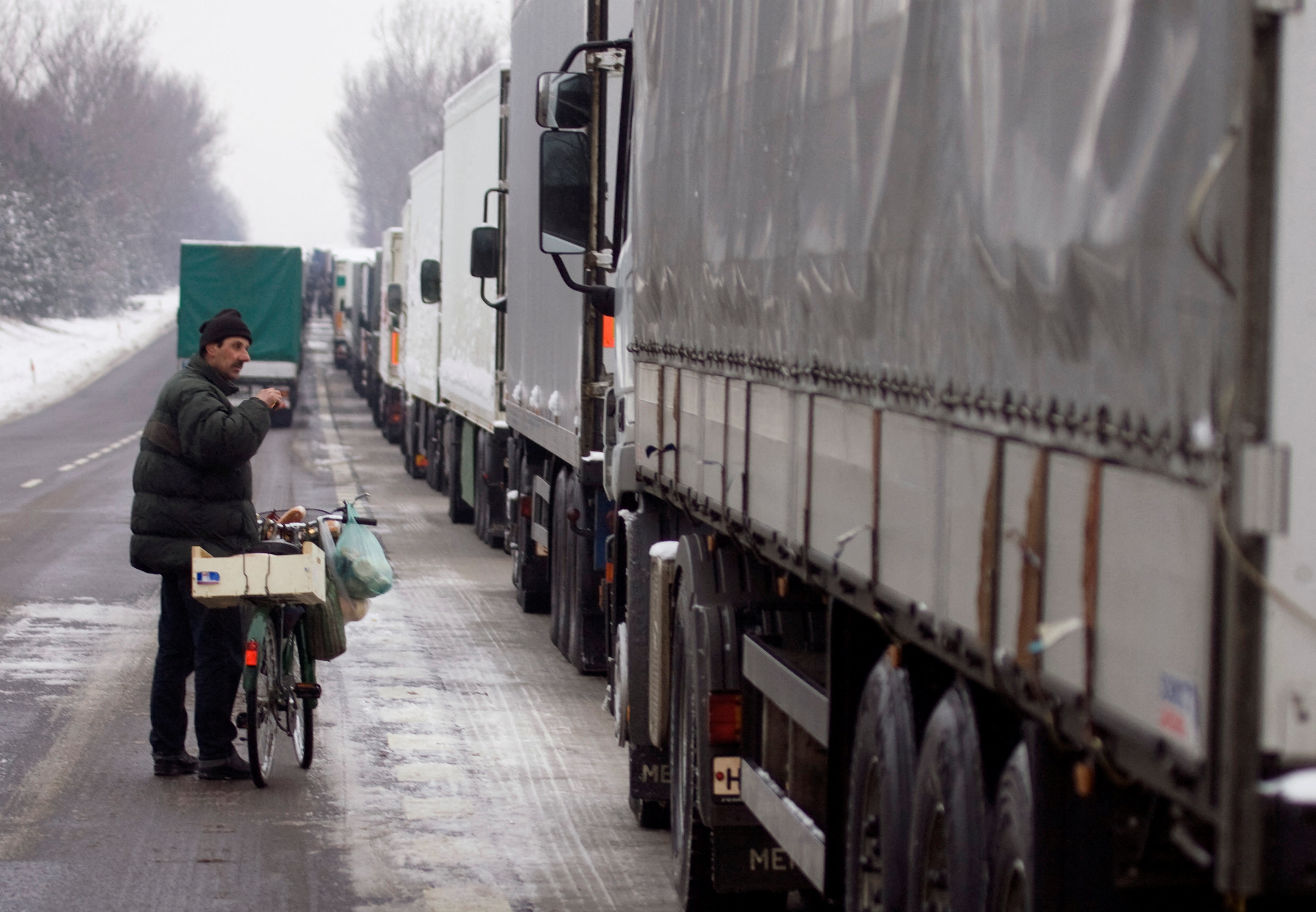 Exclusive: Polish trucker blockade holds up Ukraine's volunteer ...