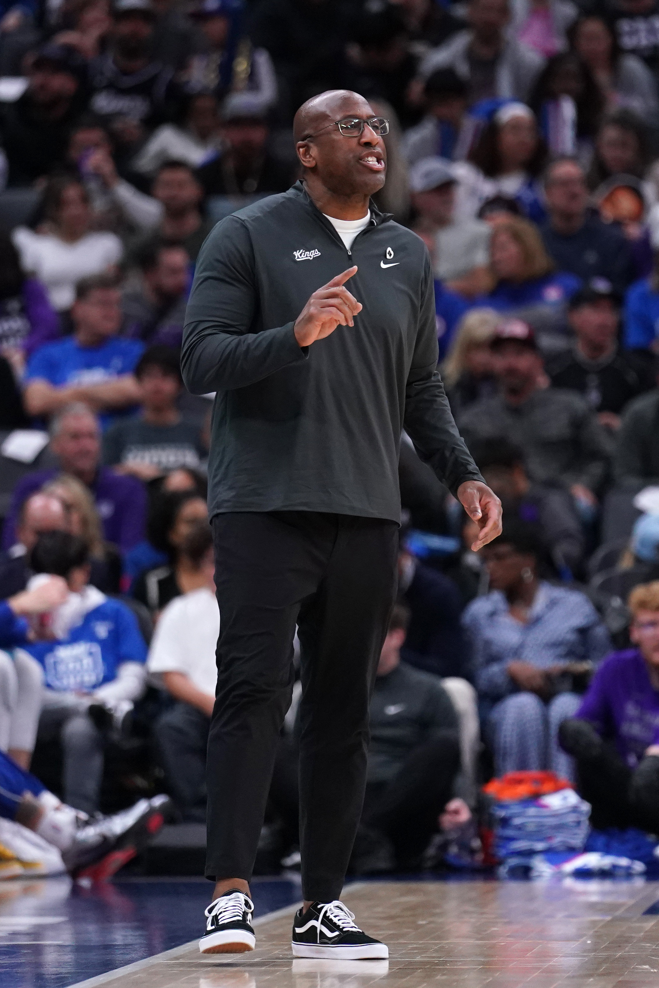 Kings bully Blazers, now turn attention to play-in | Reuters