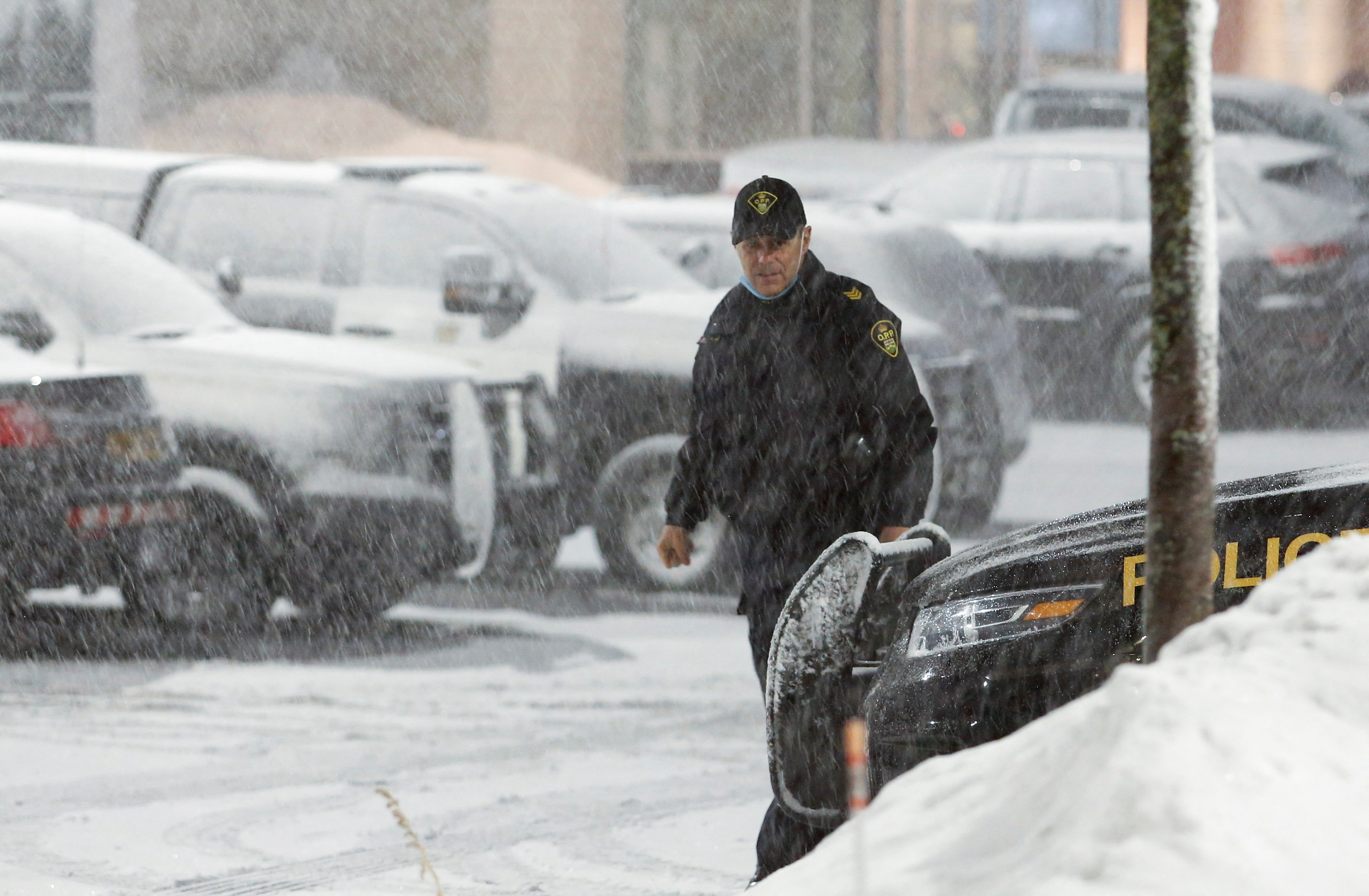 Police warn Canada protesters of 'imminent' action to clear them | Reuters