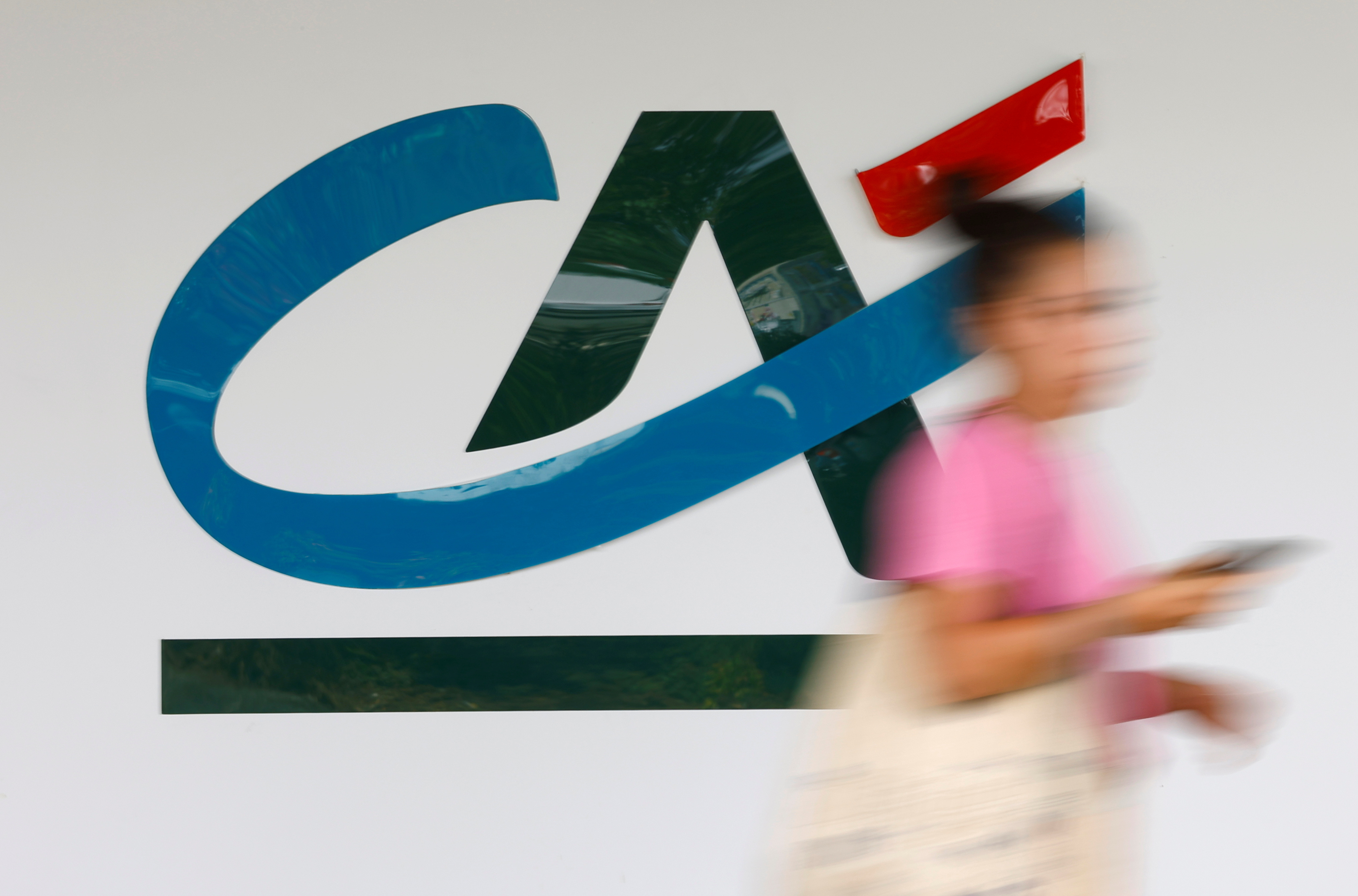 Credit Agricole takes majority stake in Egypt subsidiary | Reuters