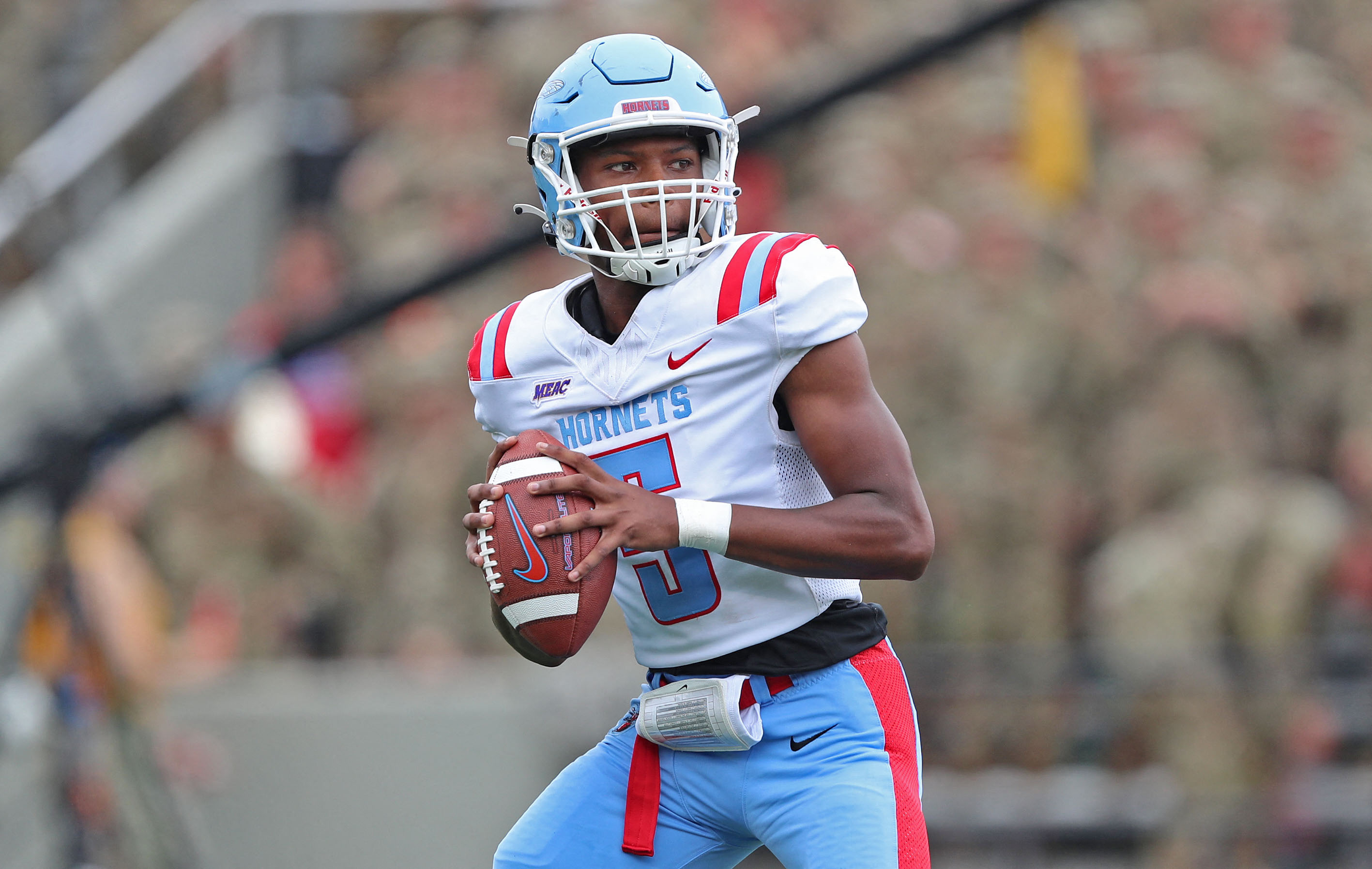 Delaware State scrambles after missed flight to Hawaii | Reuters