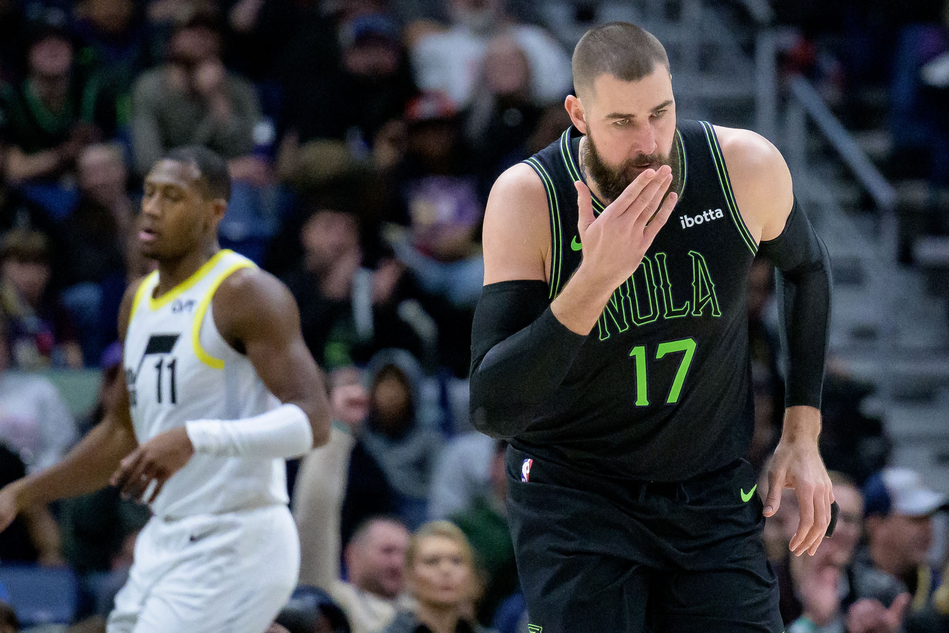 Pelicans score franchise-record 153, thrash Jazz | Reuters