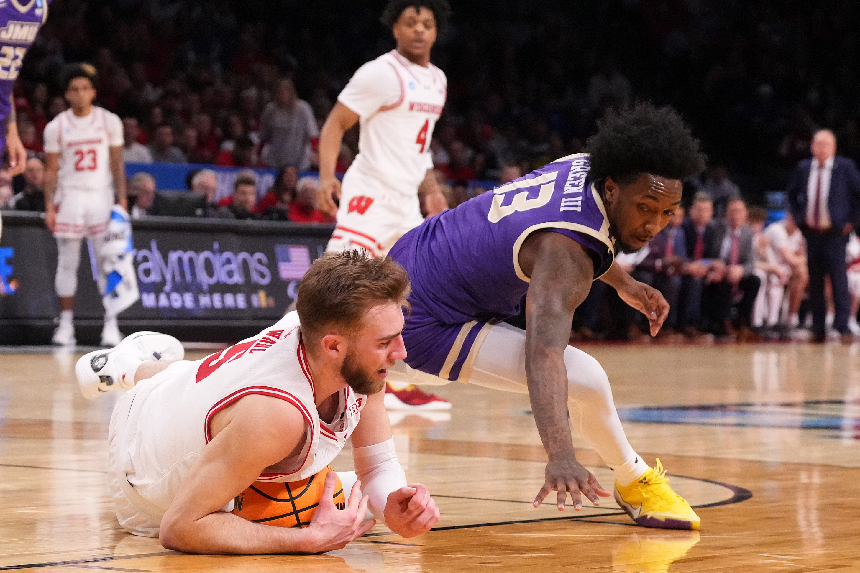 James Madison leads wire to wire in upset of Wisconsin | Reuters