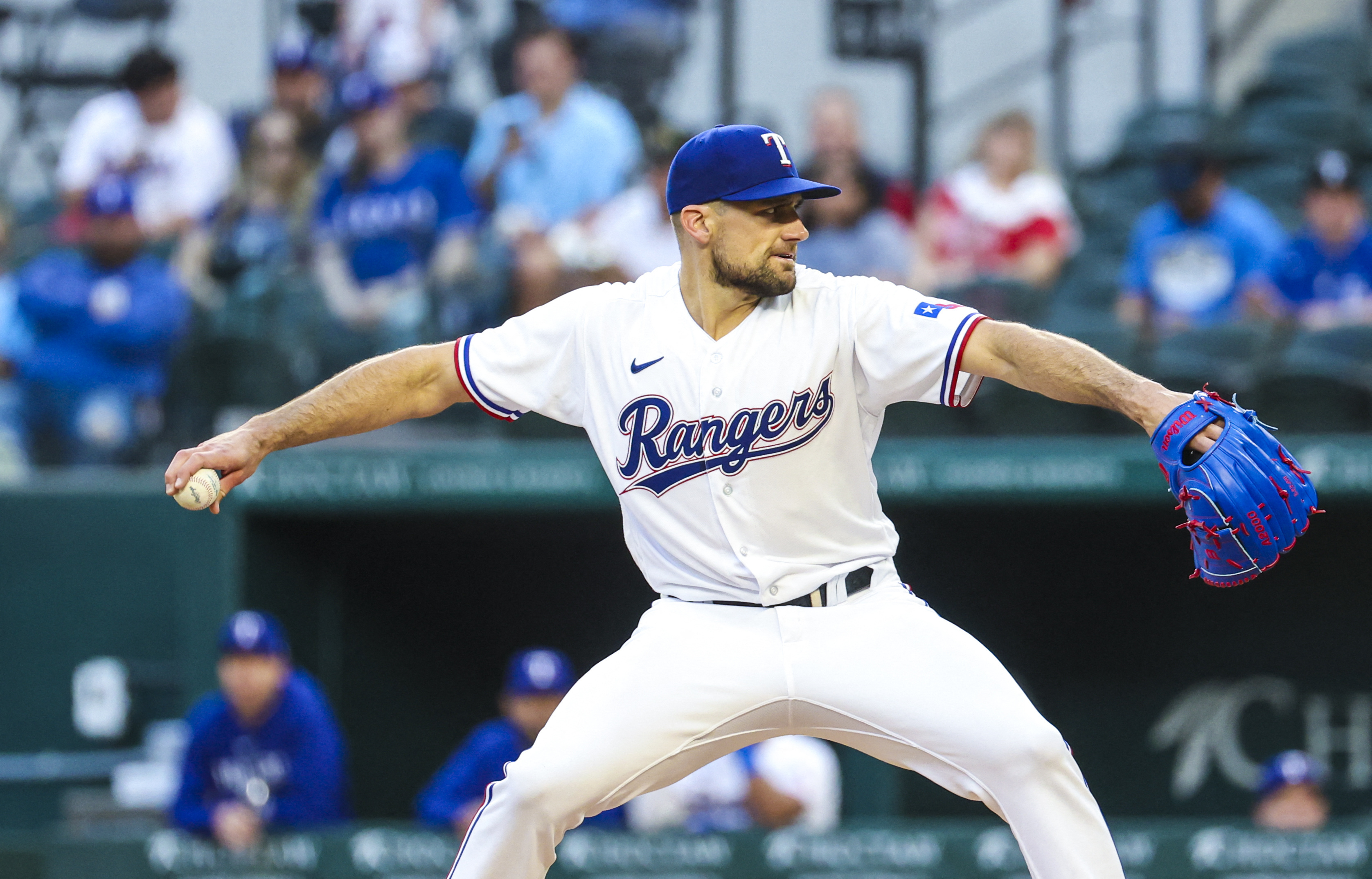 Royals score season-high 10 to thump Rangers | Reuters