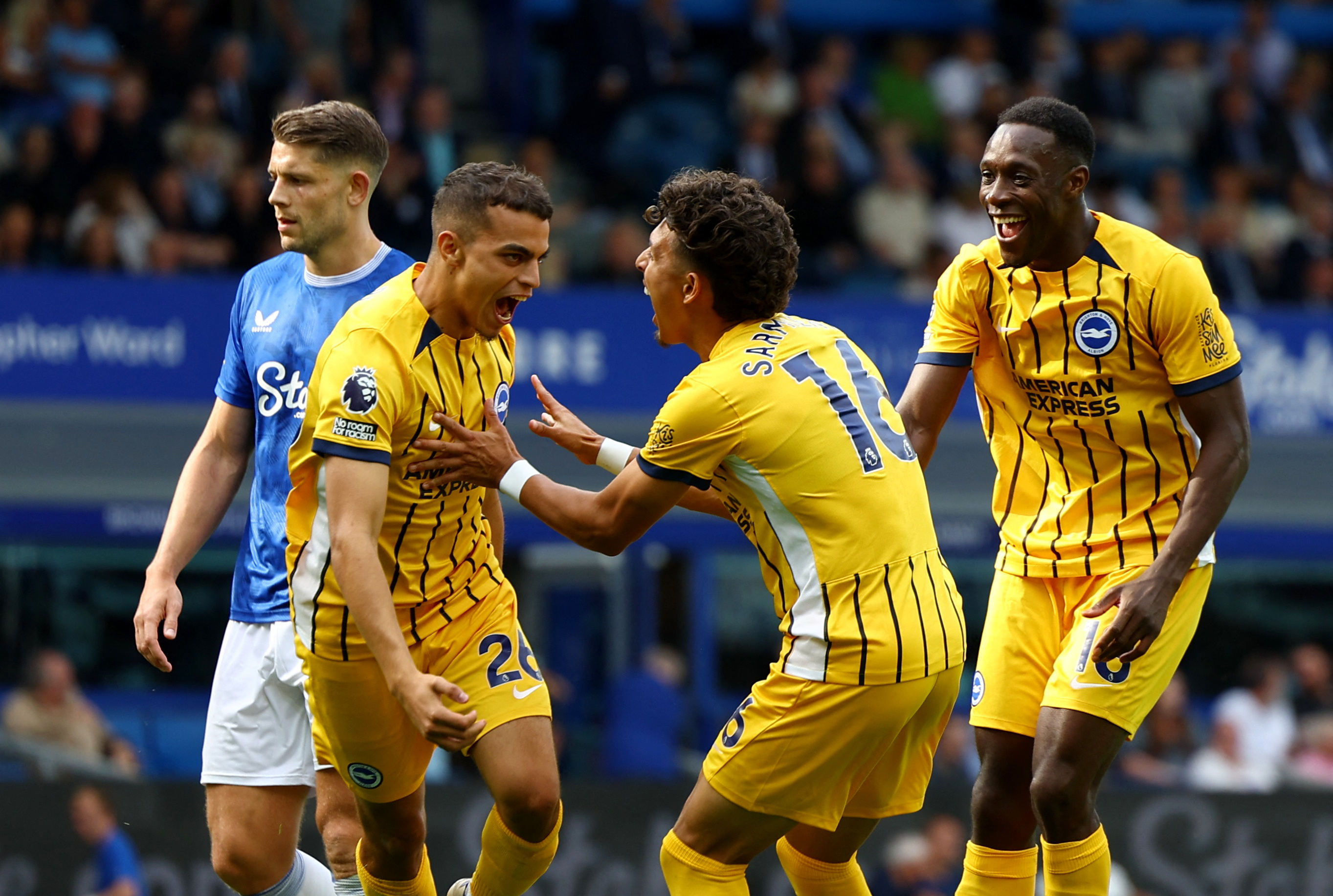 Dominant Brighton win 3-0 at 10-man Everton | Reuters