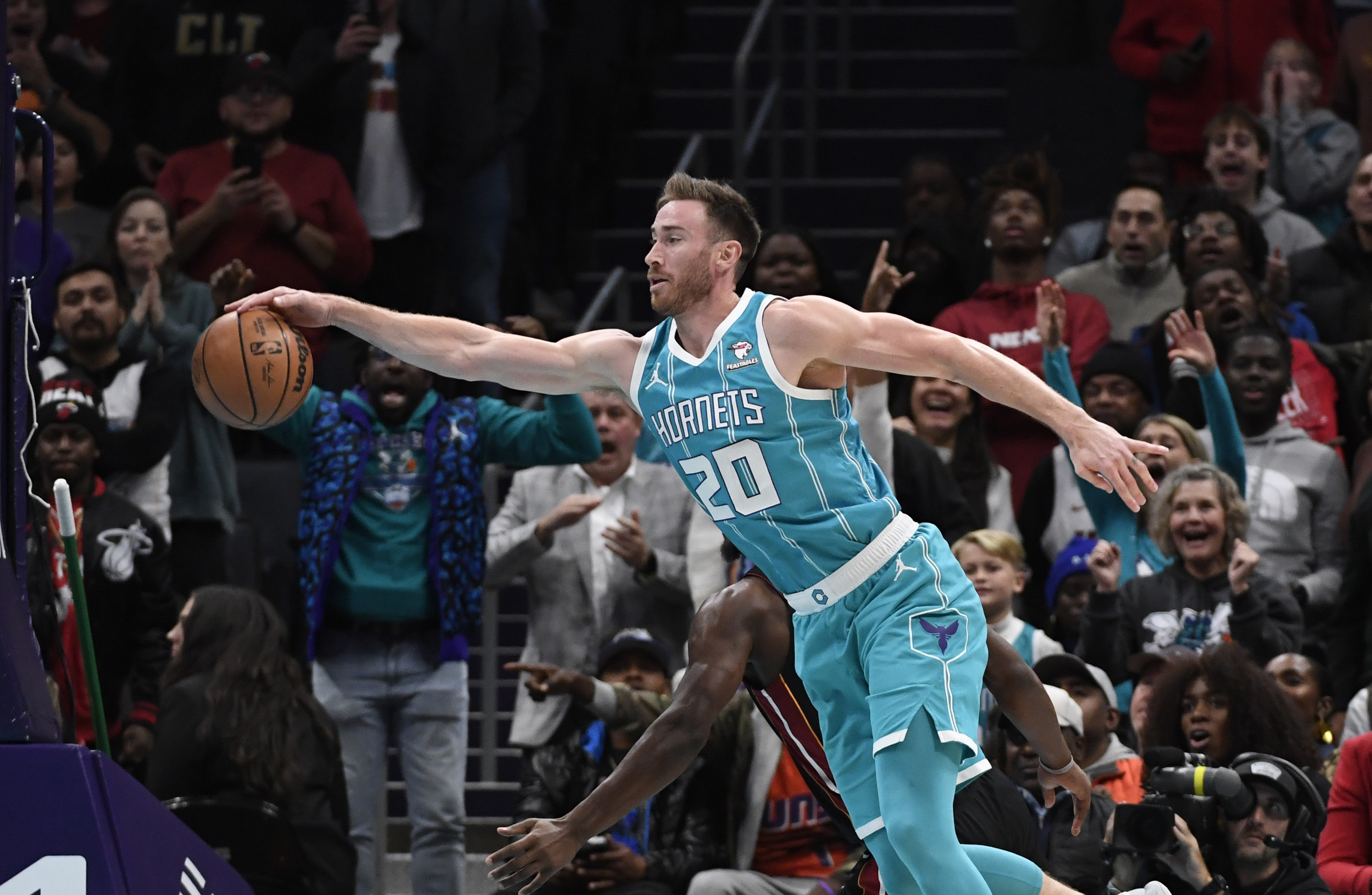 Heat Survive Late Wobble Hold Off Hornets Reuters