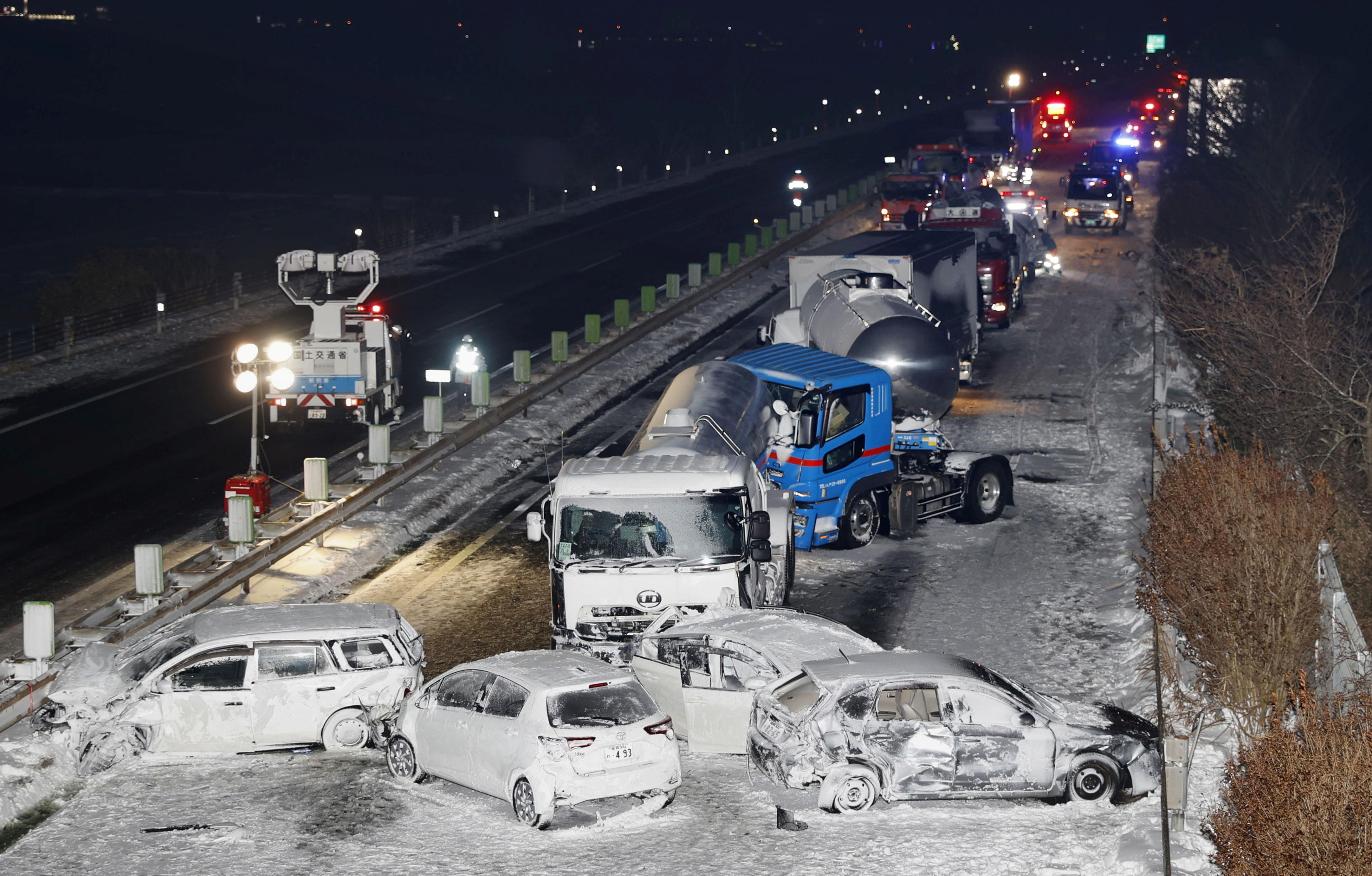 Chaos as snow hits Japanese highway, 134 cars in crashes; one dead ...