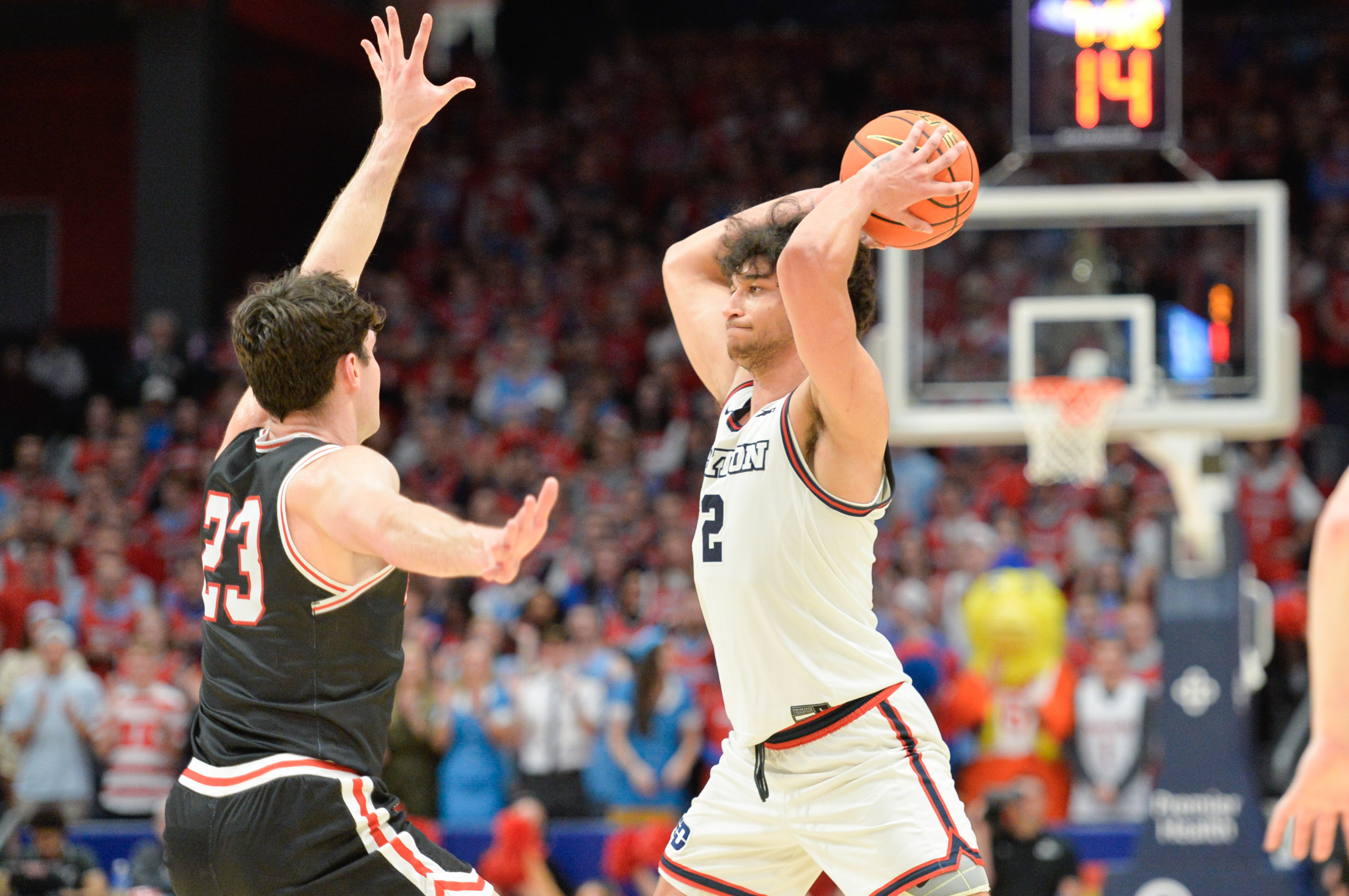 Des Watson guides Loyola Chicago past No. 21 Dayton | Reuters